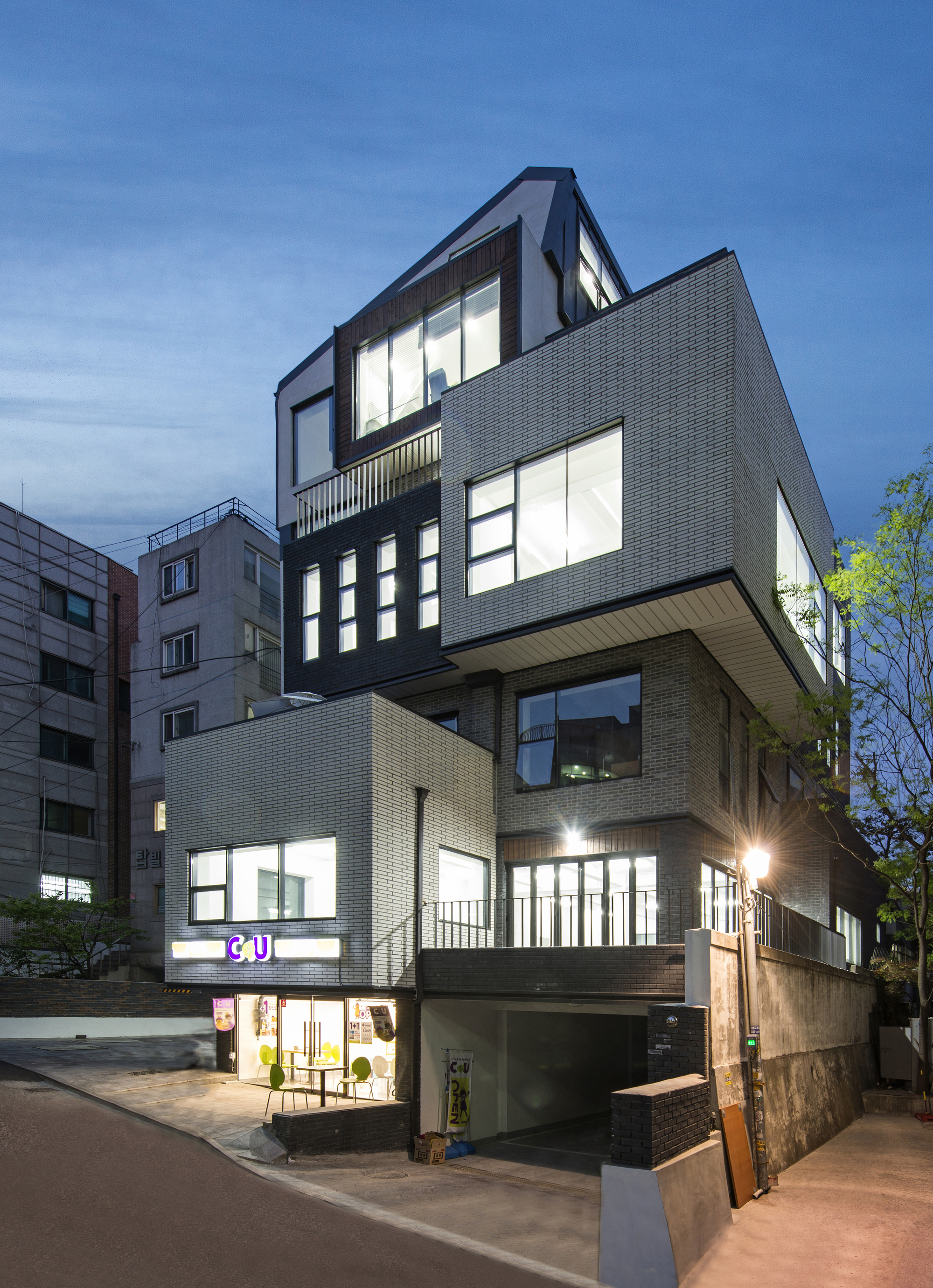 Gallery of Brick Cubes / Design Guild - 6