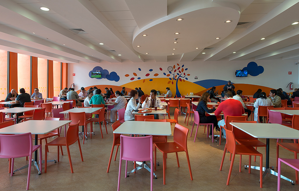 Galería de Hospital Infantil Teletón de Oncología / Sordo Madaleno ...