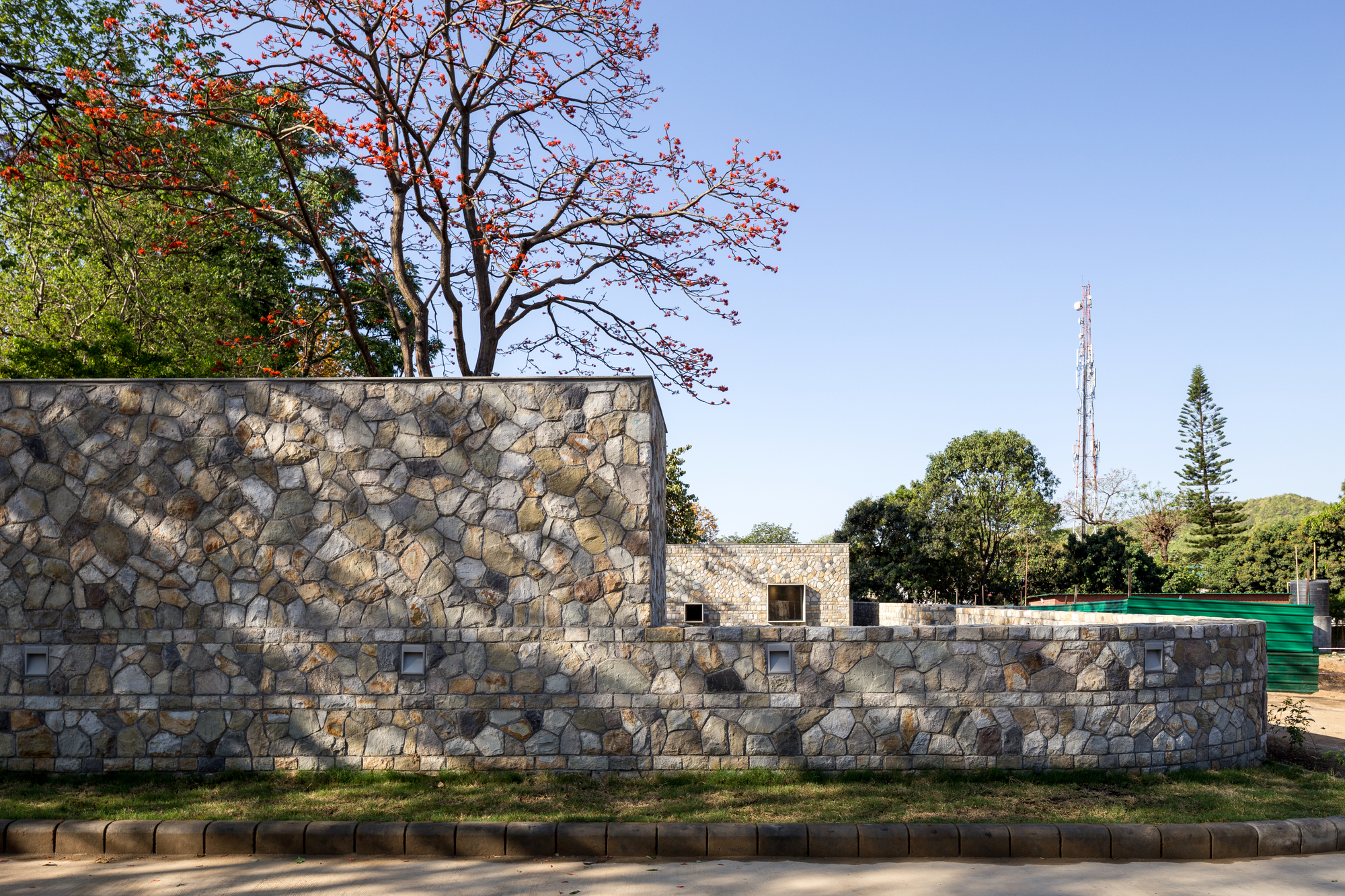 Gallery of Max Estates Visitors Pavilion / Vir.Mueller Architects - 3