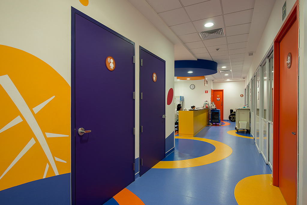 Galería de Hospital Infantil Teletón de Oncología / Sordo Madaleno ...