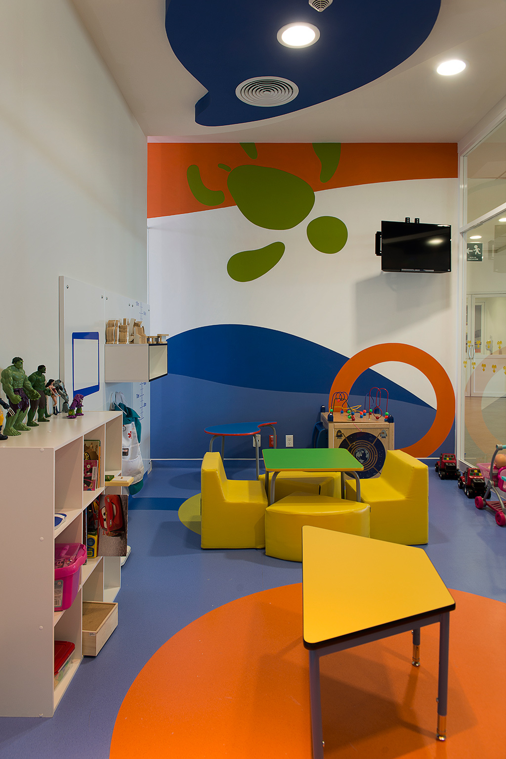 Galería de Hospital Infantil Teletón de Oncología / Sordo Madaleno ...