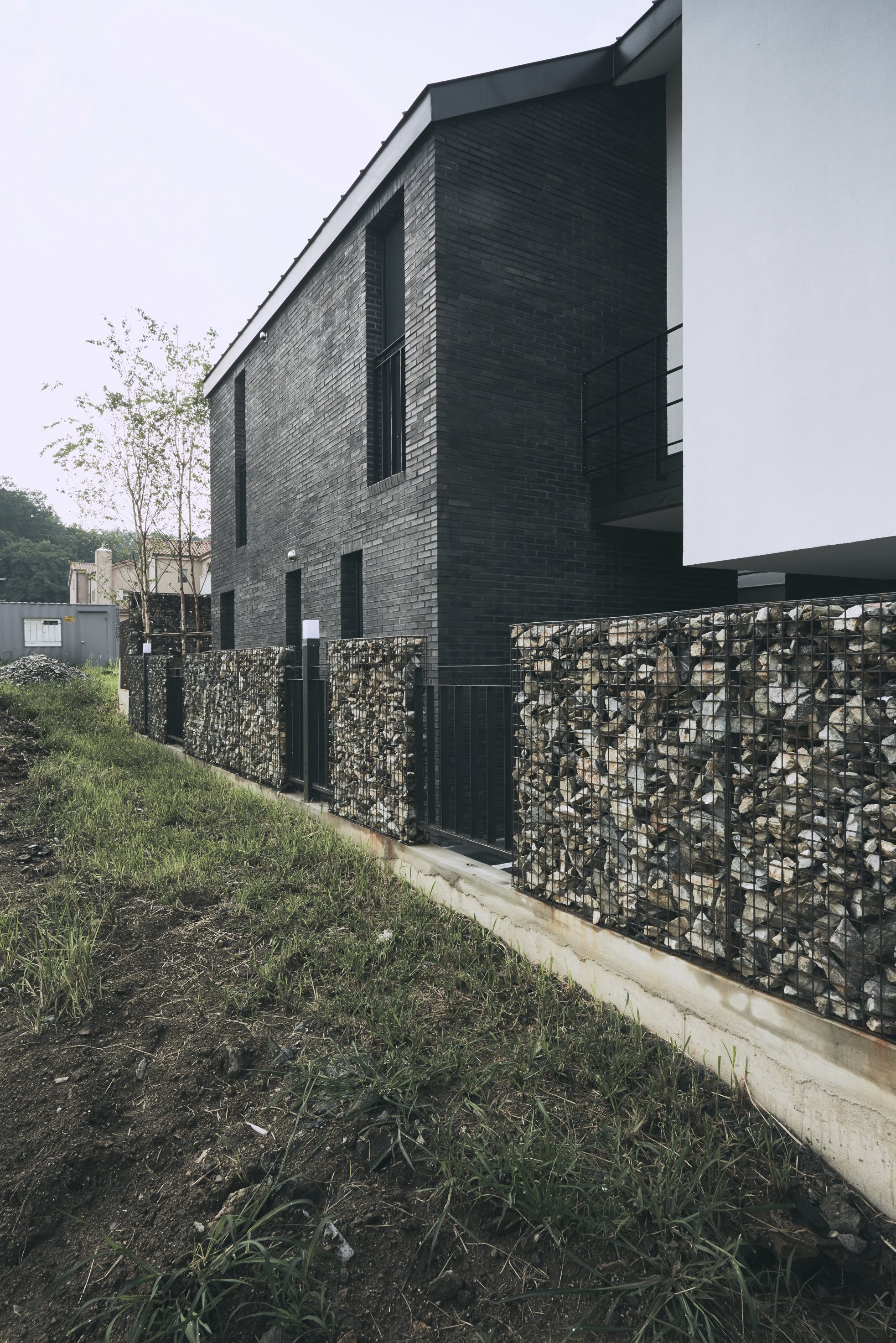 Gallery of The Layer House / Rubrics Architects - 7