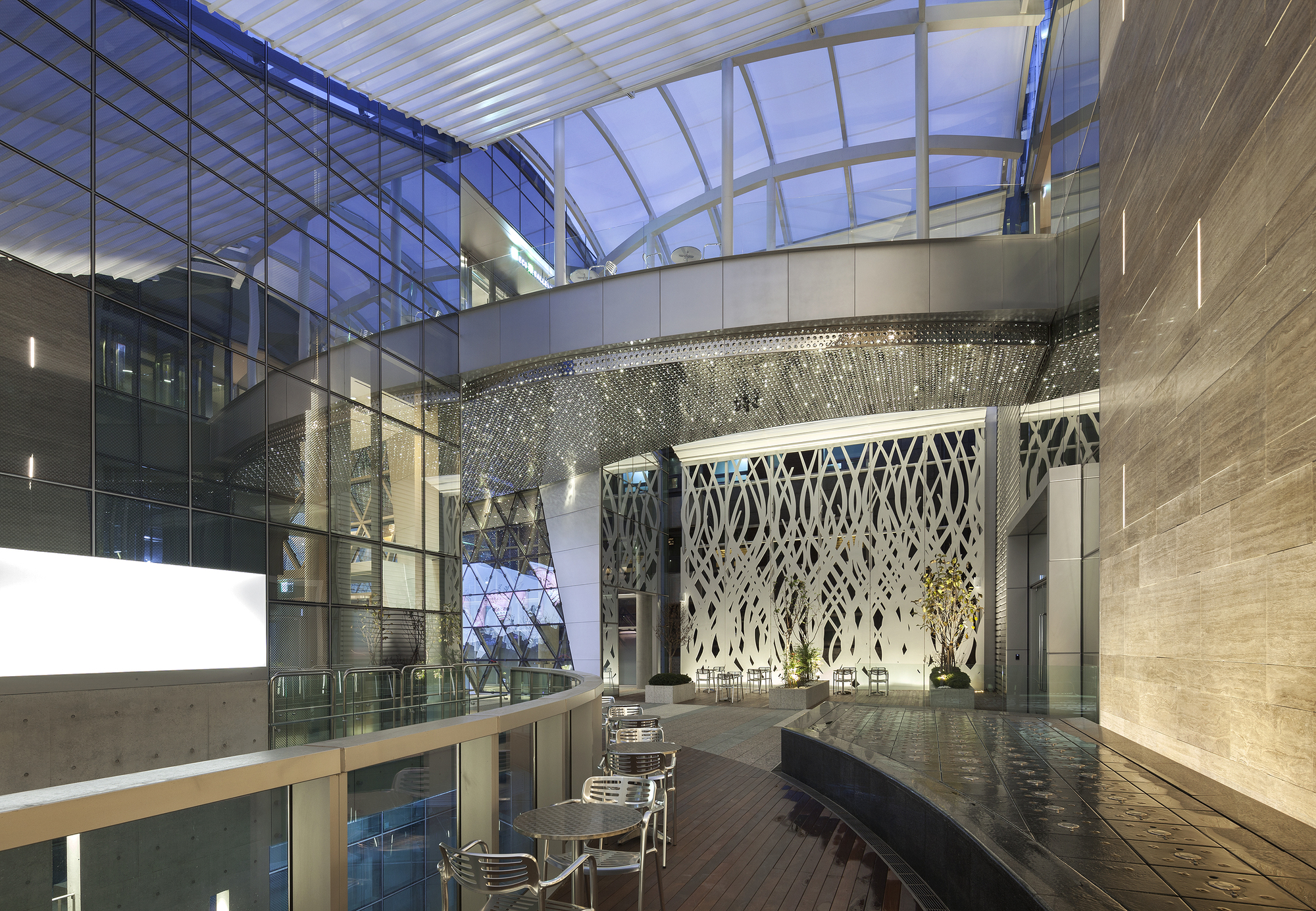 Gallery of Harim Group Headquarters Building / The Beck Group - 11