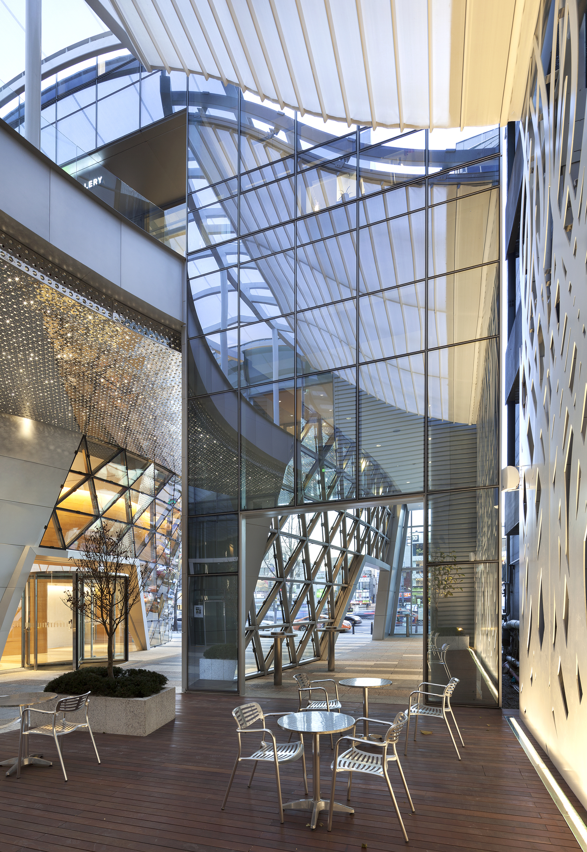 Gallery of Harim Group Headquarters Building / The Beck Group - 10