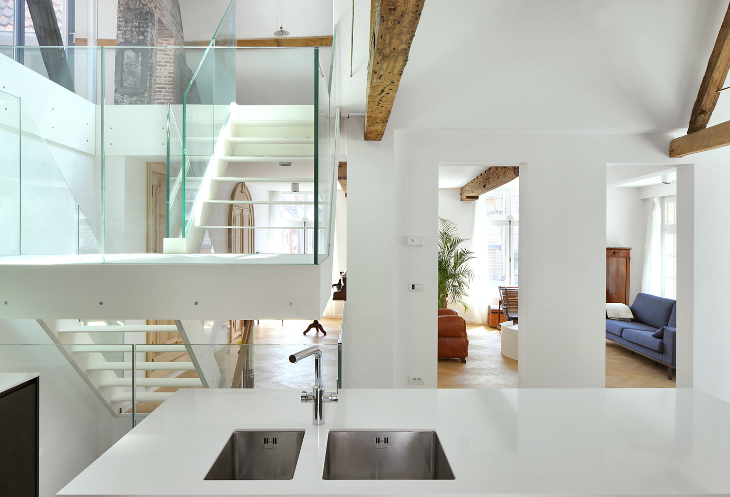 Gallery of Protected Houses Renovation / Atelier Tom Vanhee - 17