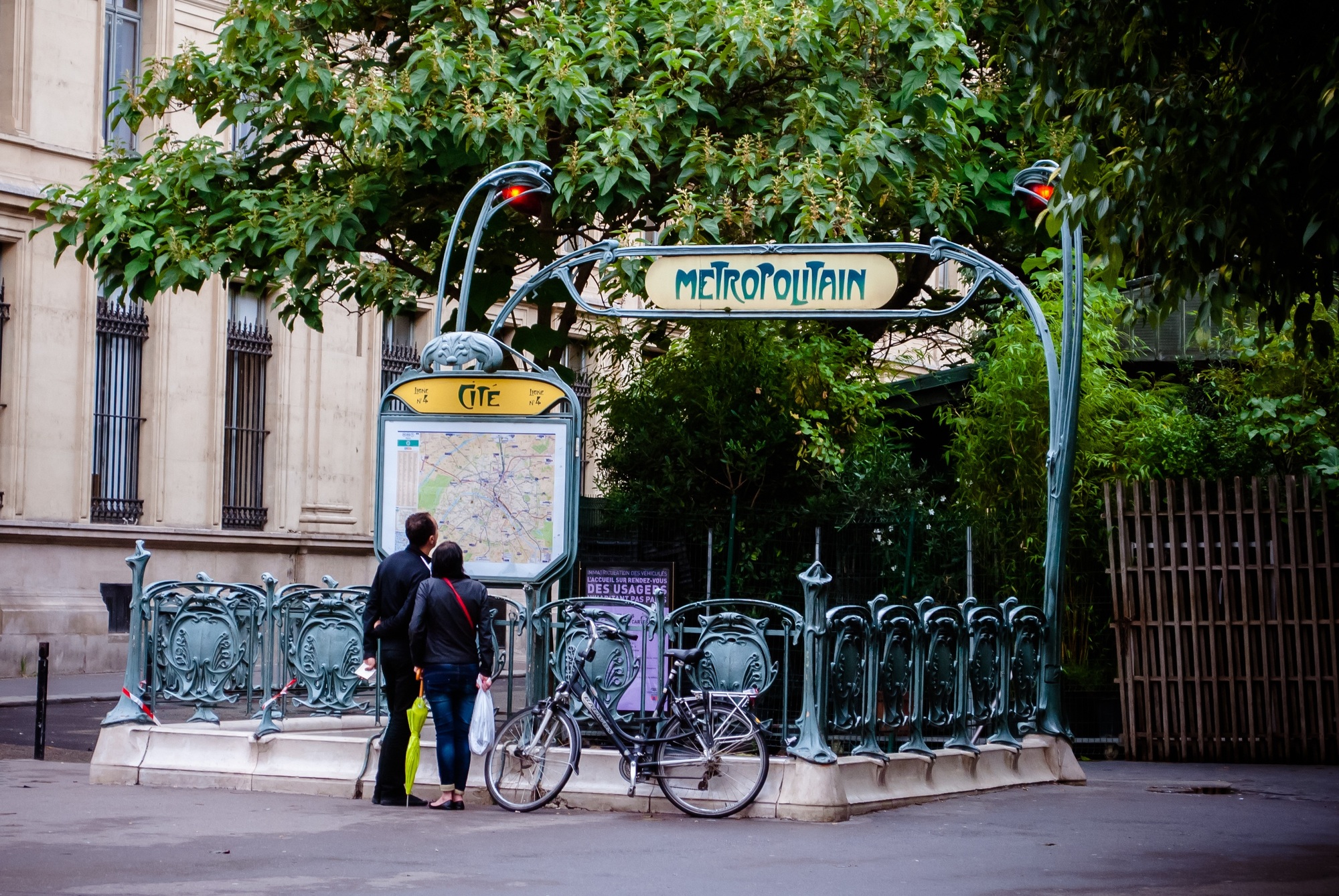Gallery of AD Classics: Paris Métro Entrance / Hector Guimard - 9