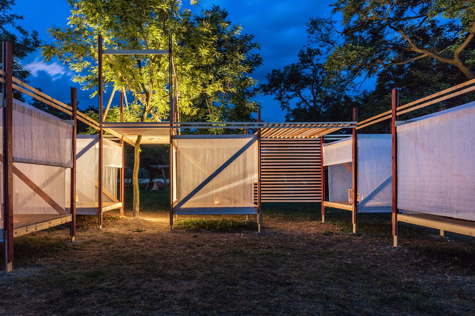 Gallery of Students Construct 7 Inhabitation Structures at Hello Wood's ...