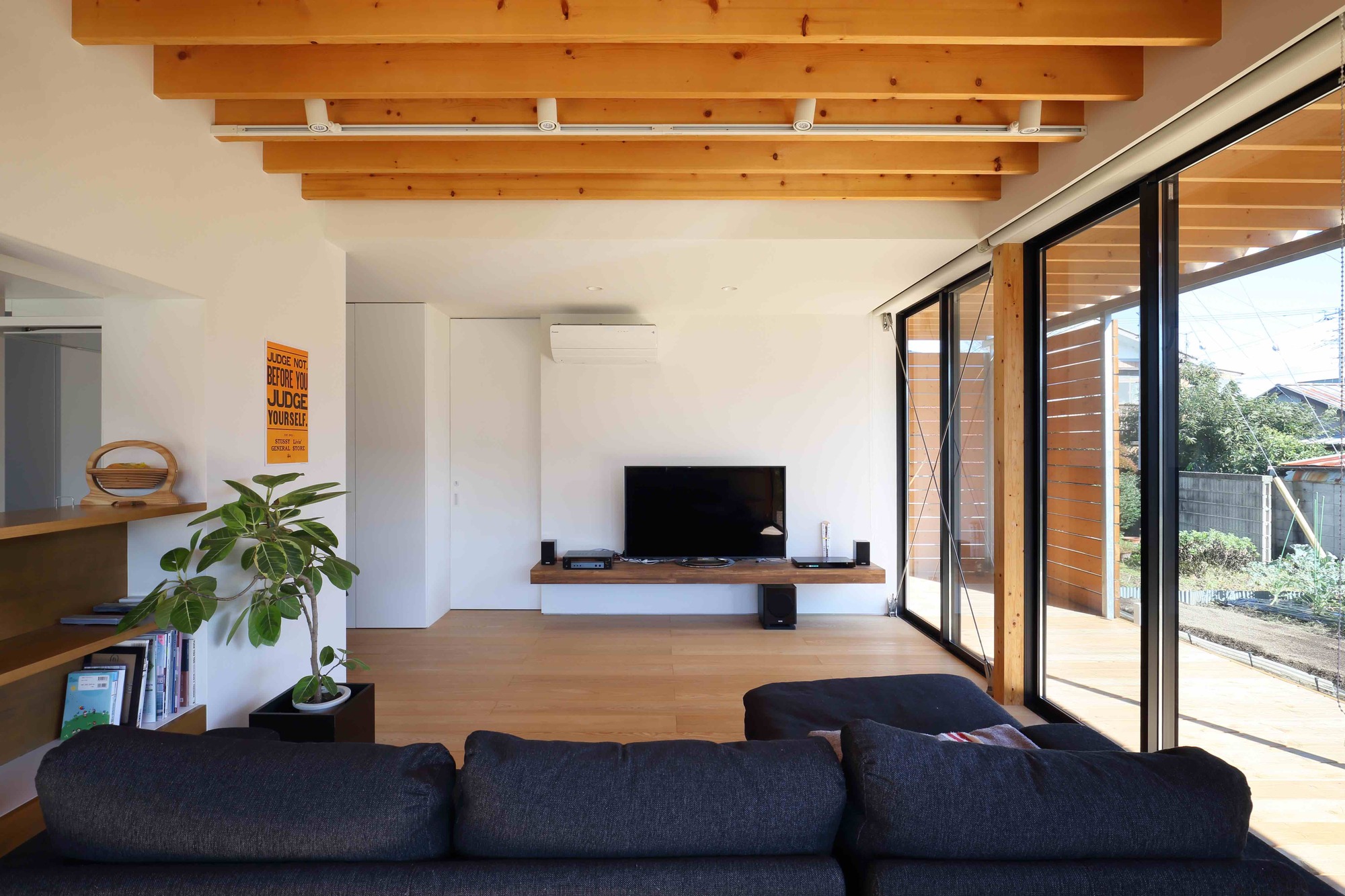 Gallery of Plug House / studioLOOP - 27