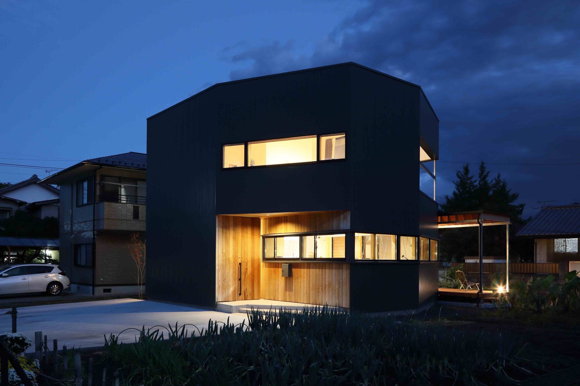 Gallery of Plug House / studioLOOP - 13