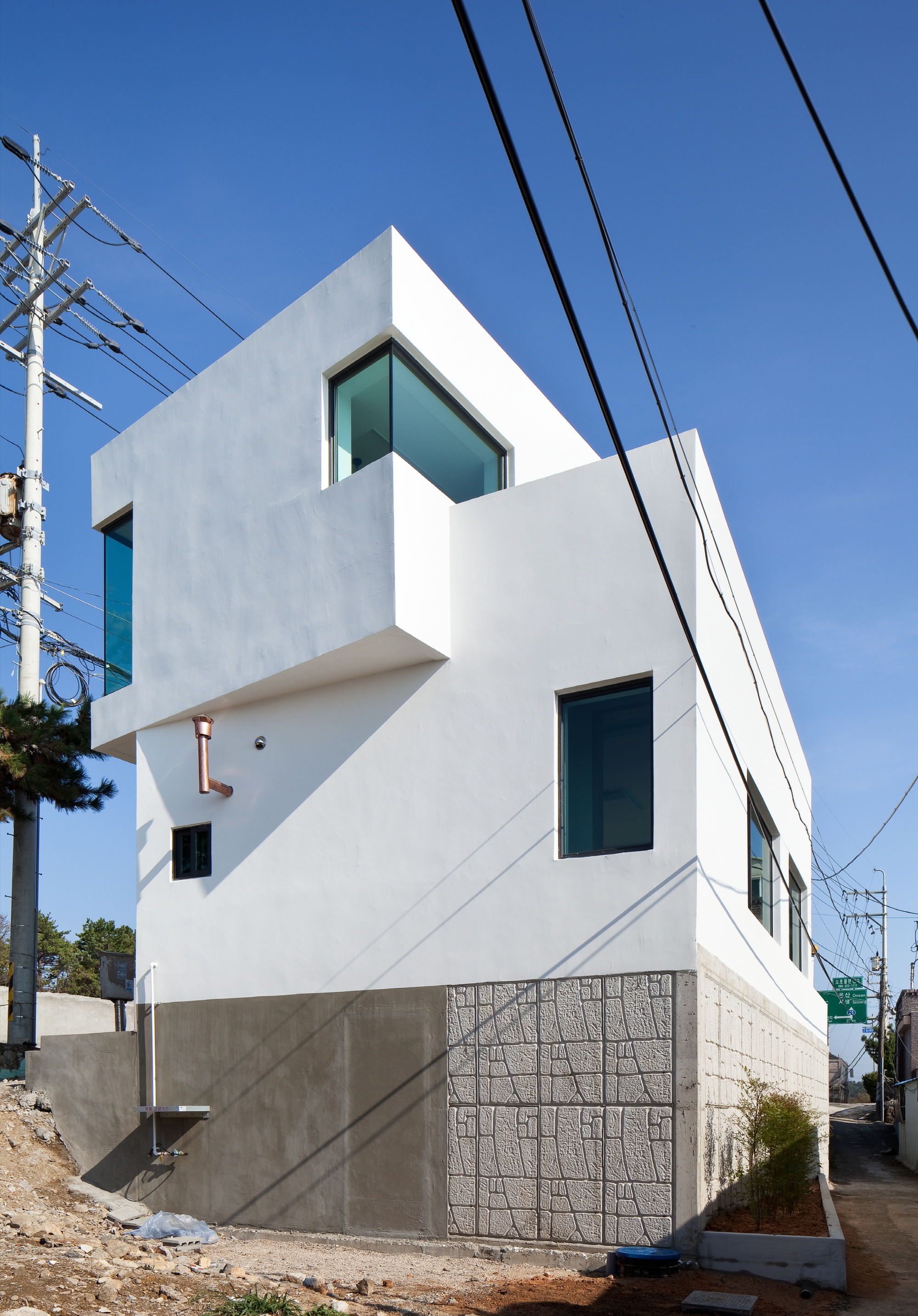 Gallery of Half House / Architects Group RAUM - 2