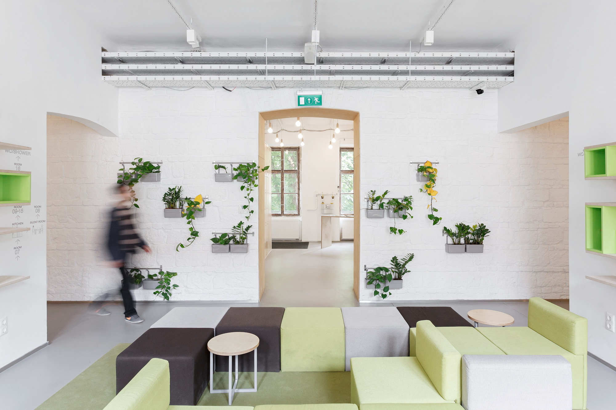 Gallery of FLOW Hostel / Partizan Architecture - 16