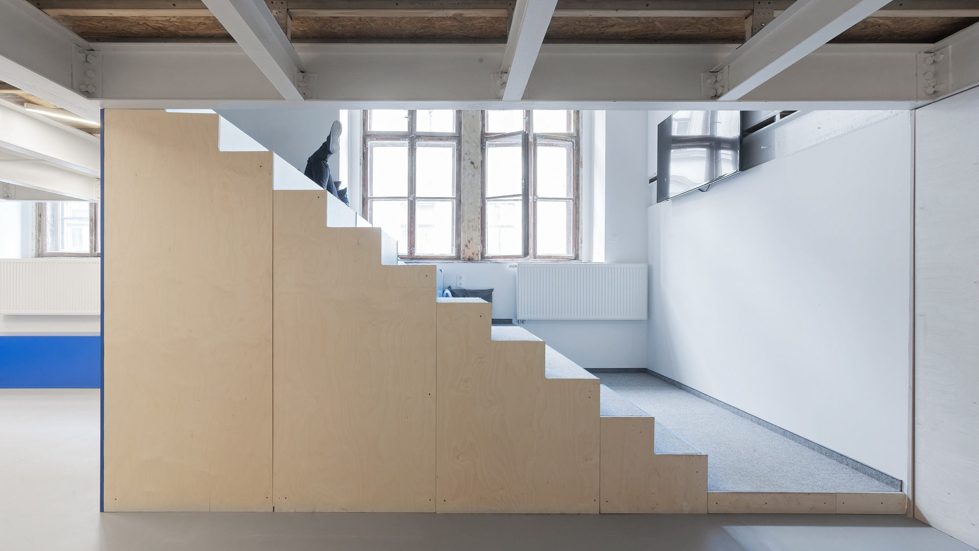 Gallery of FLOW Hostel / Partizan Architecture - 8