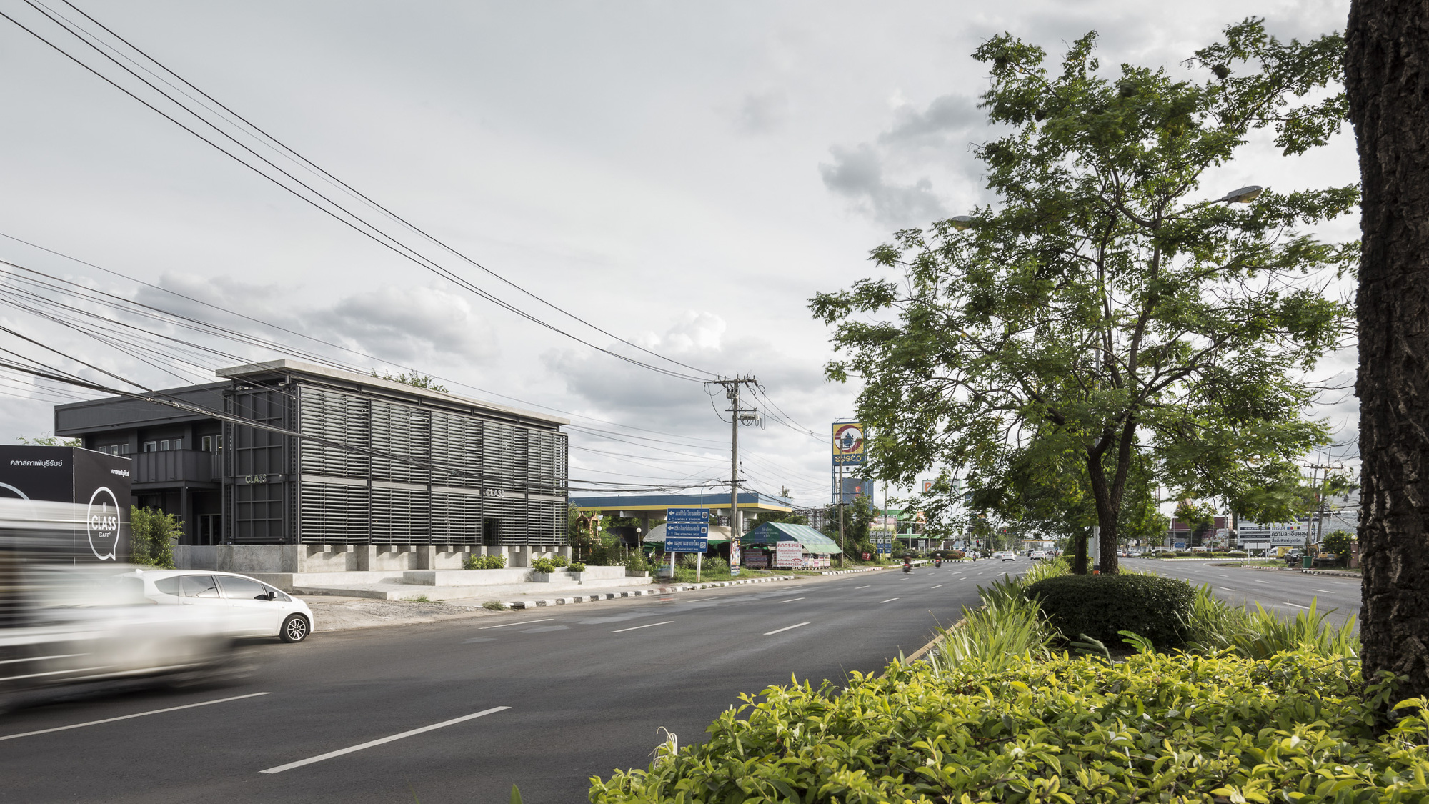 Gallery of CLASS Cafe Buriram / Sake Architects - 23