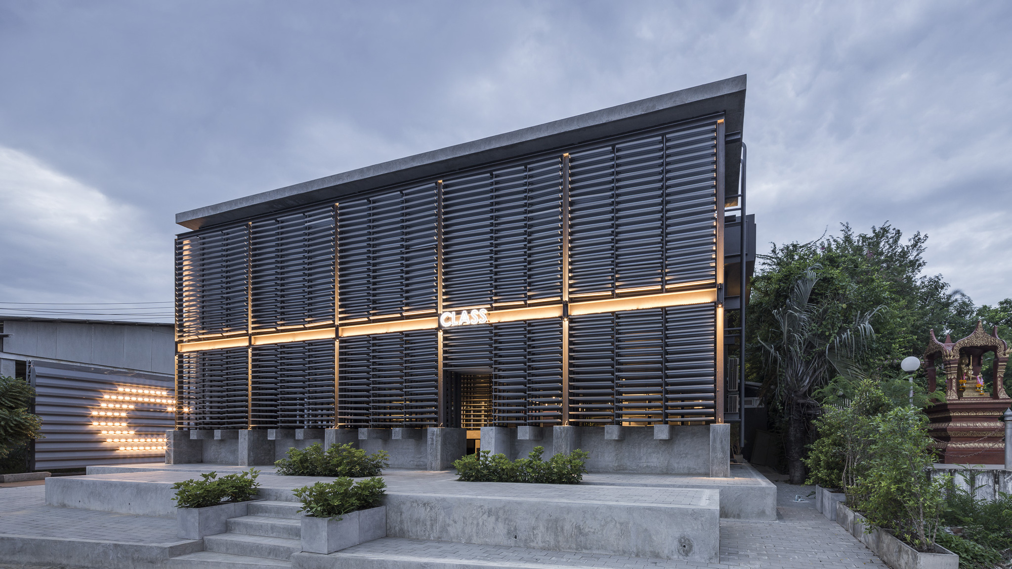 Gallery of CLASS Cafe Buriram / Sake Architects - 21