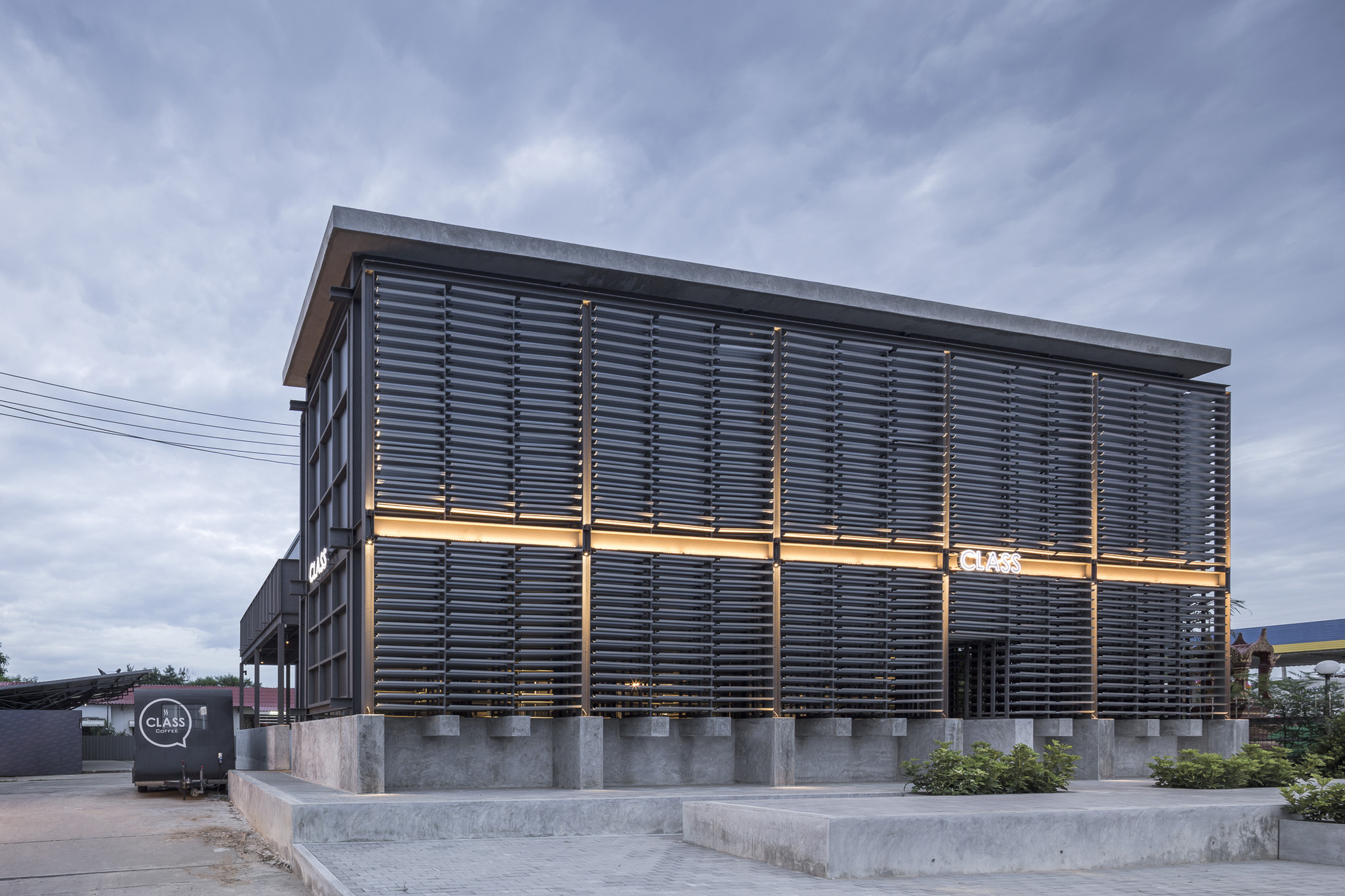 Gallery of CLASS Cafe Buriram / Sake Architects - 16