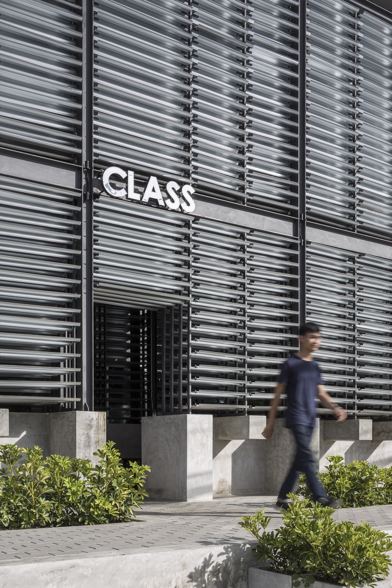 Gallery of CLASS Cafe Buriram / Sake Architects - 10