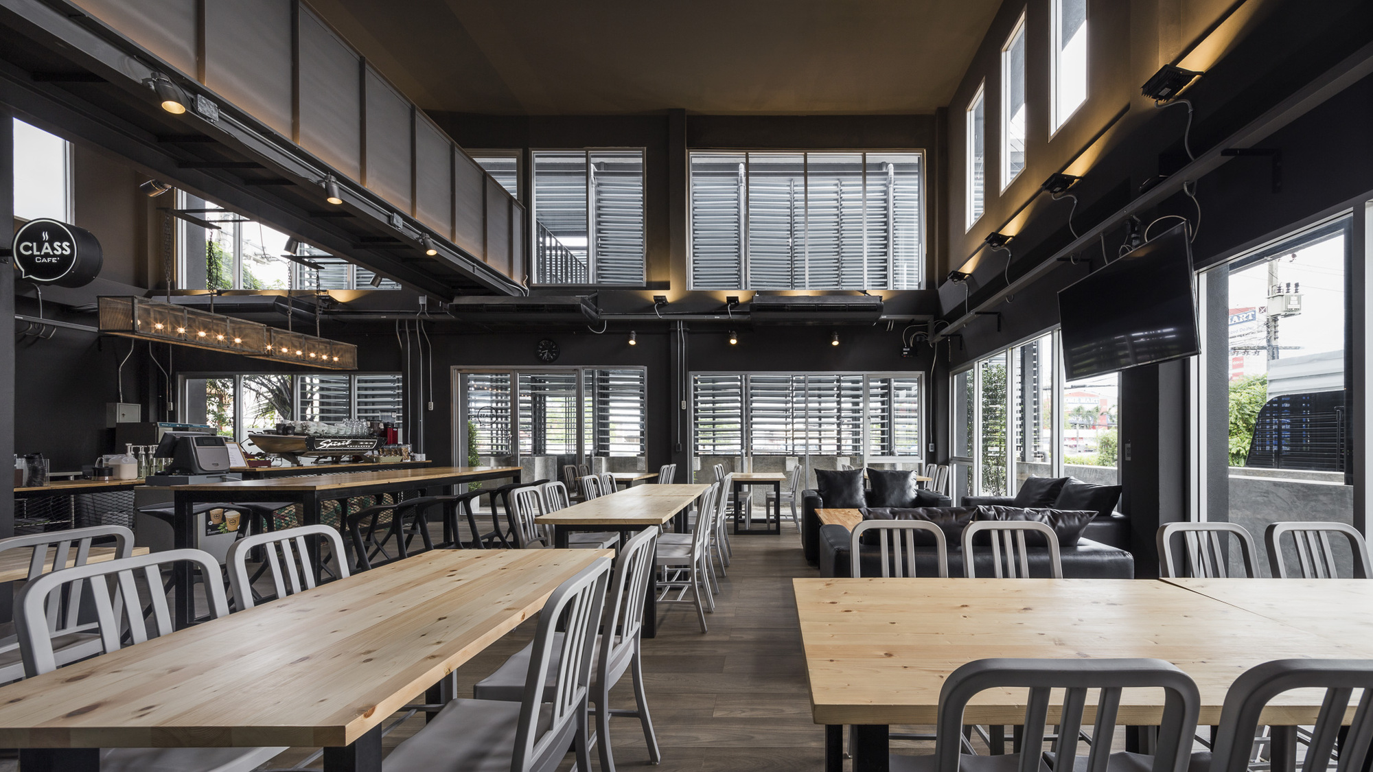 Gallery of CLASS Cafe Buriram / Sake Architects - 24