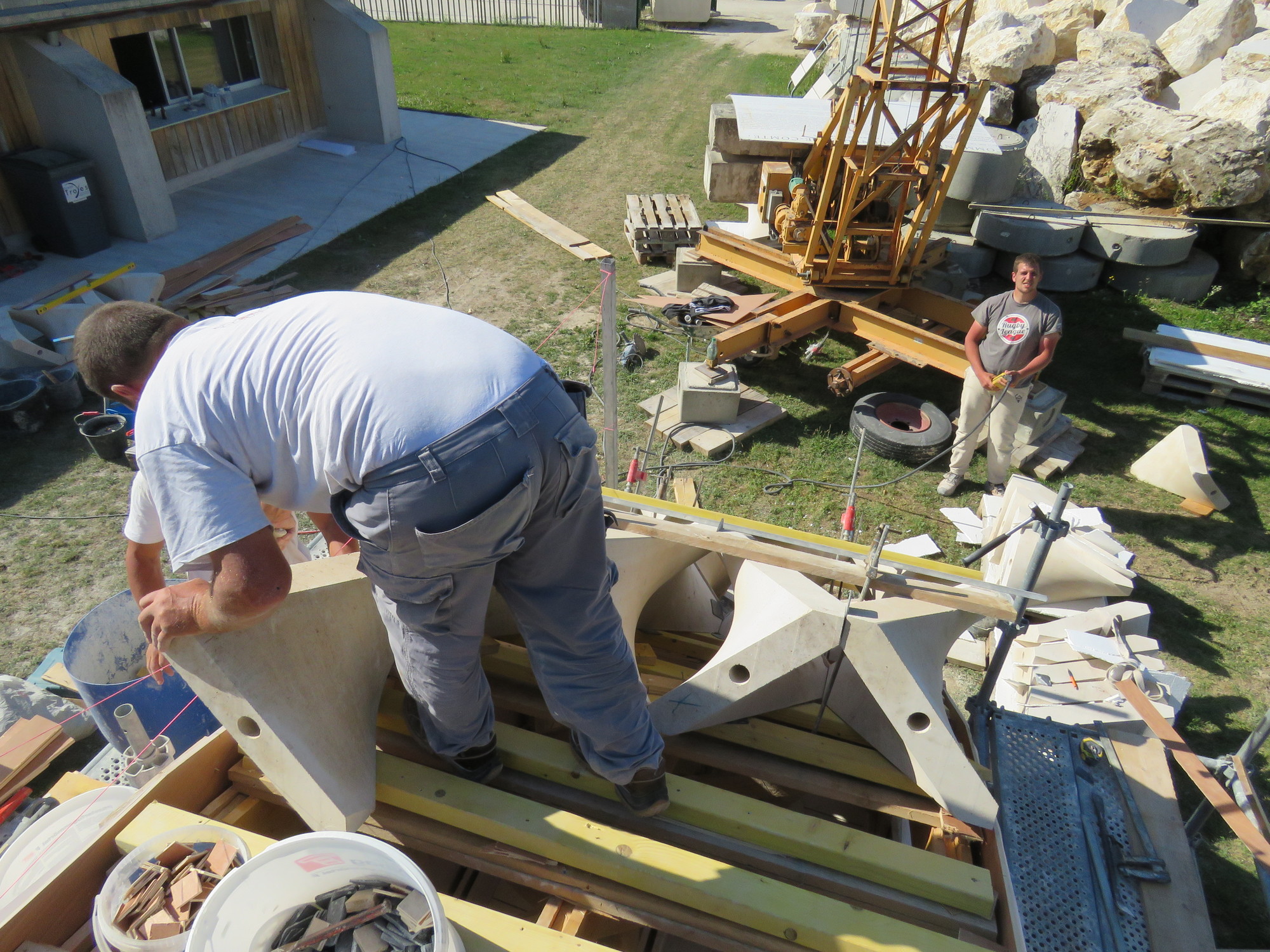 Gallery of This Stone Vault Prototype Creates Almost No Material Waste - 14