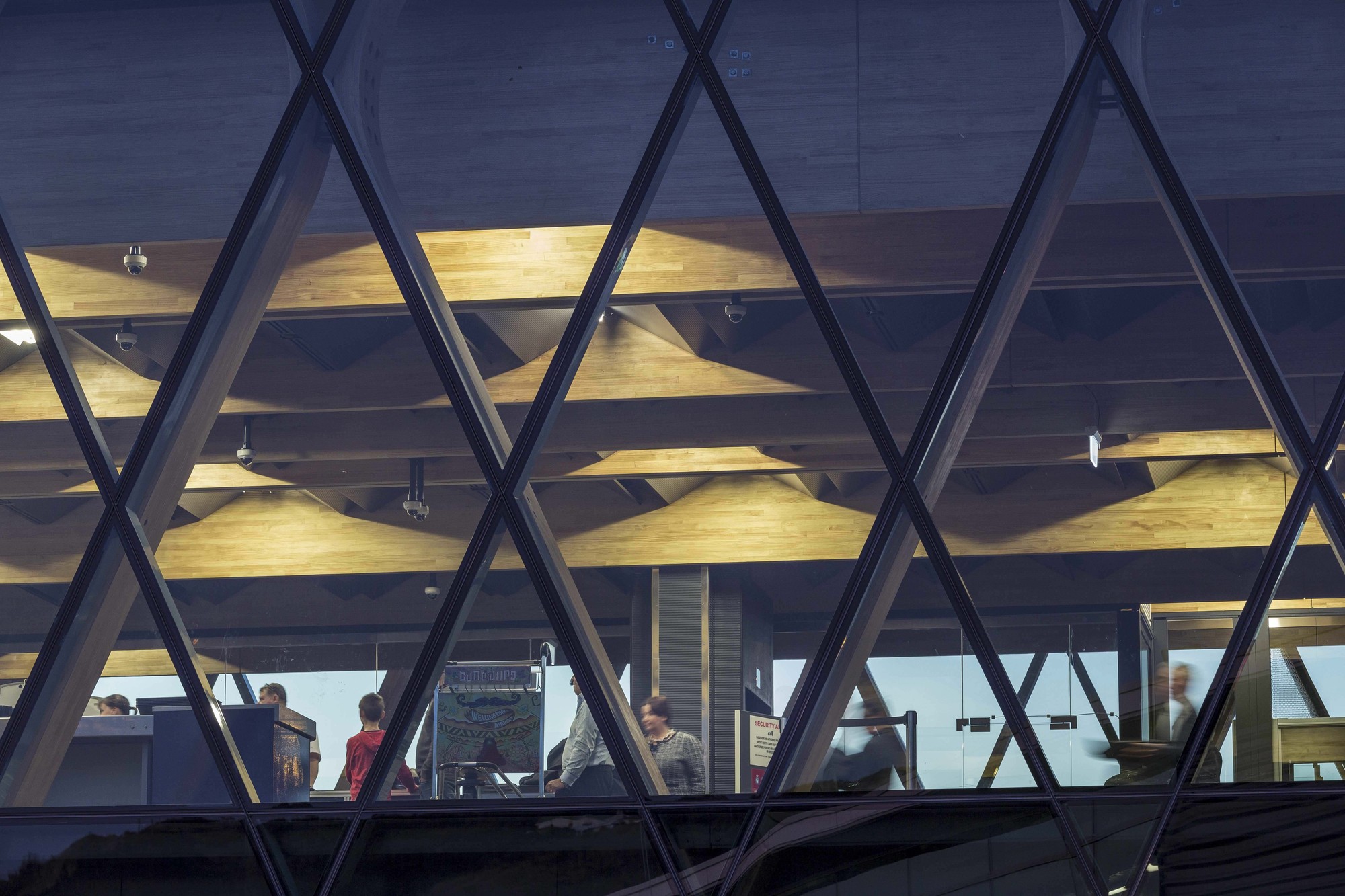 Gallery of This Large Structural Frame is Made From Laminated Wood - 16