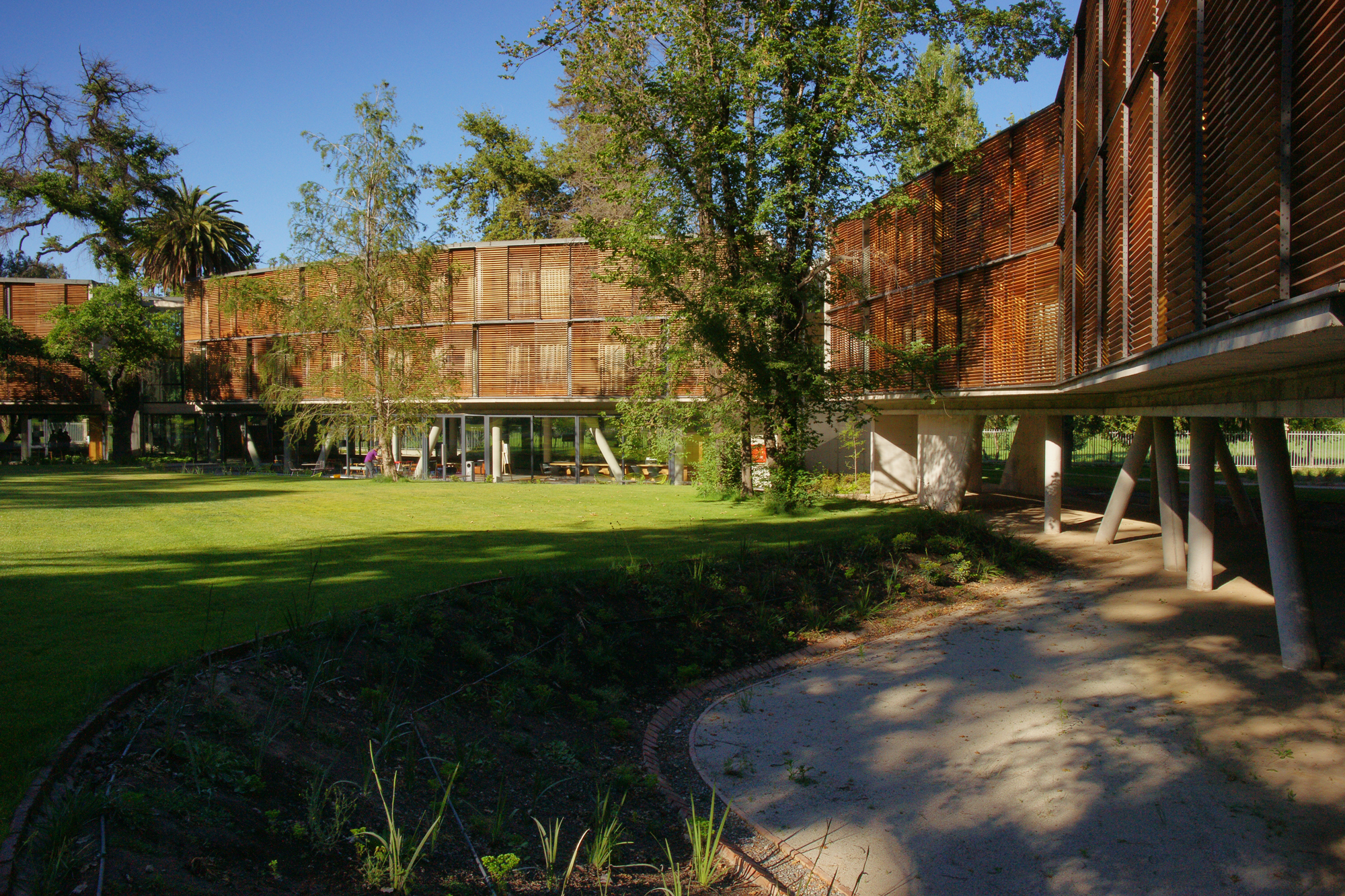 画廊 公园与住宅 ‘Las Majadas de Pirque’ / Lyon Bosch Arquitectos - 14