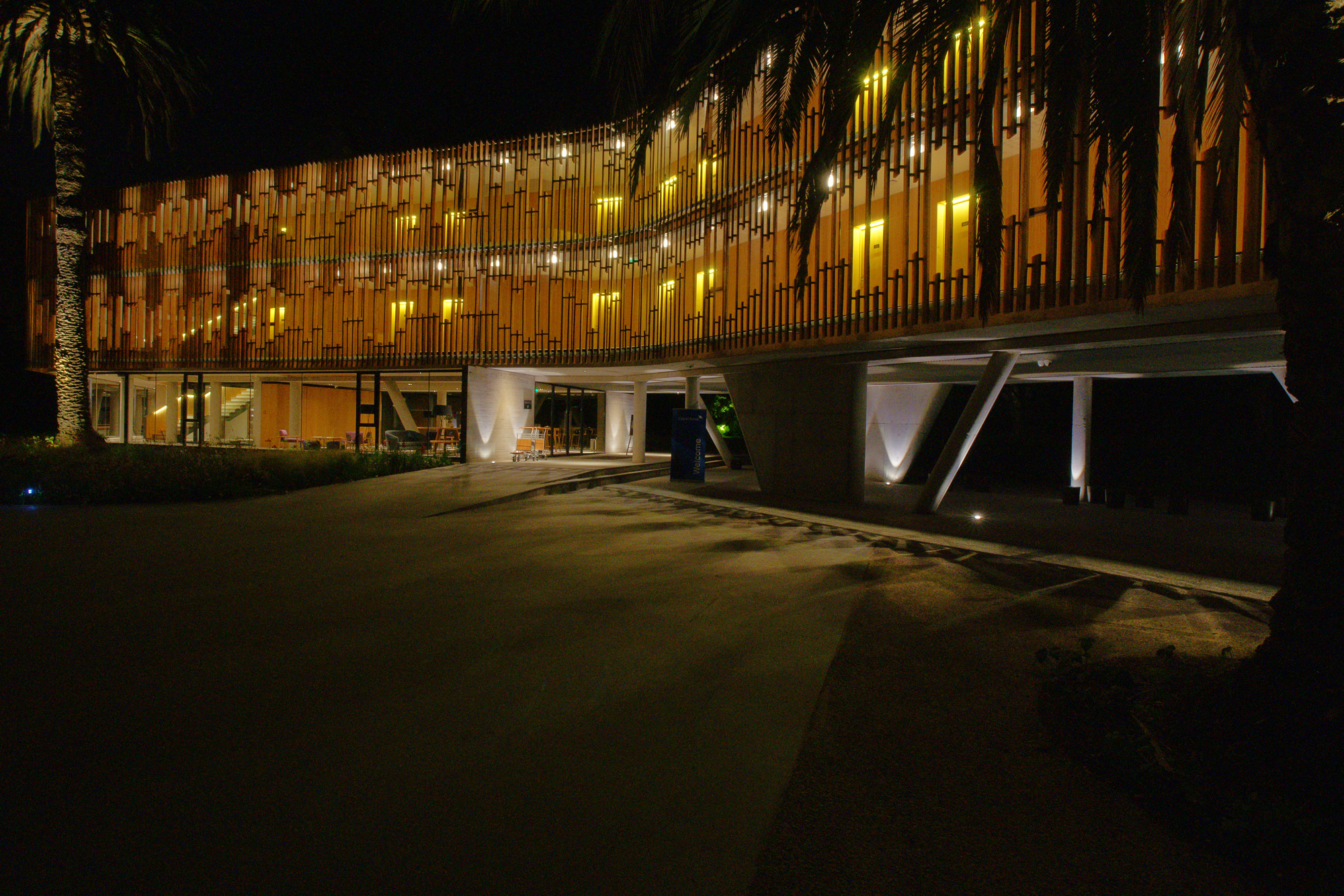 Gallery of Park and Residence 'Las Majadas de Pirque' / Lyon Bosch ...