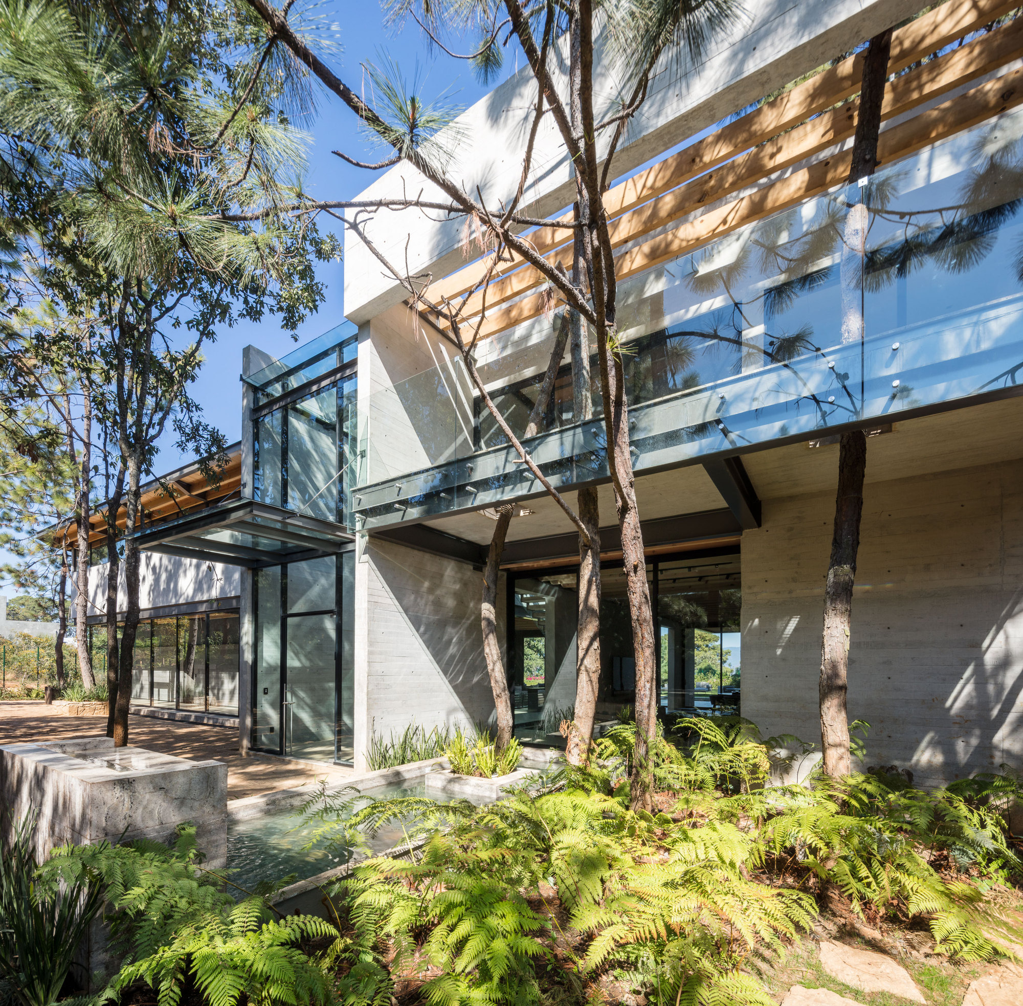 Gallery of Lake View House / grupoarquitectura - 11