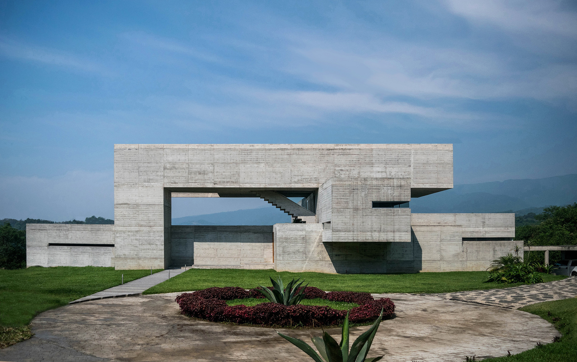 Oyamel House / RP Arquitectos | ArchDaily