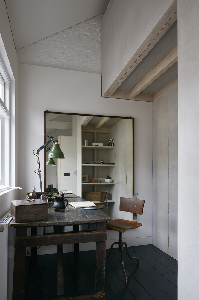 Gallery of Minimalist Home for Egg Boutique Owner / Jonathan Tuckey ...