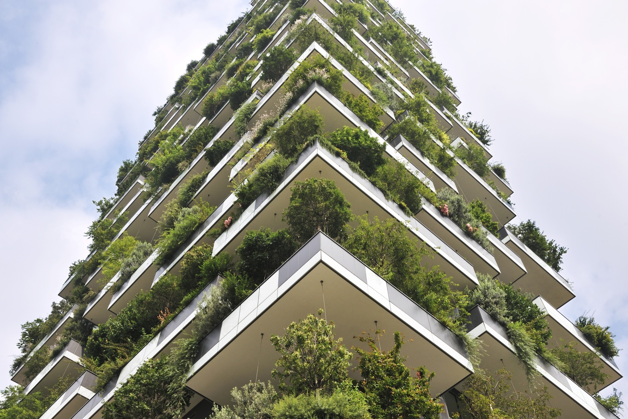 This Towering Residential Forest Could Offer a Solution to Urban Air ...