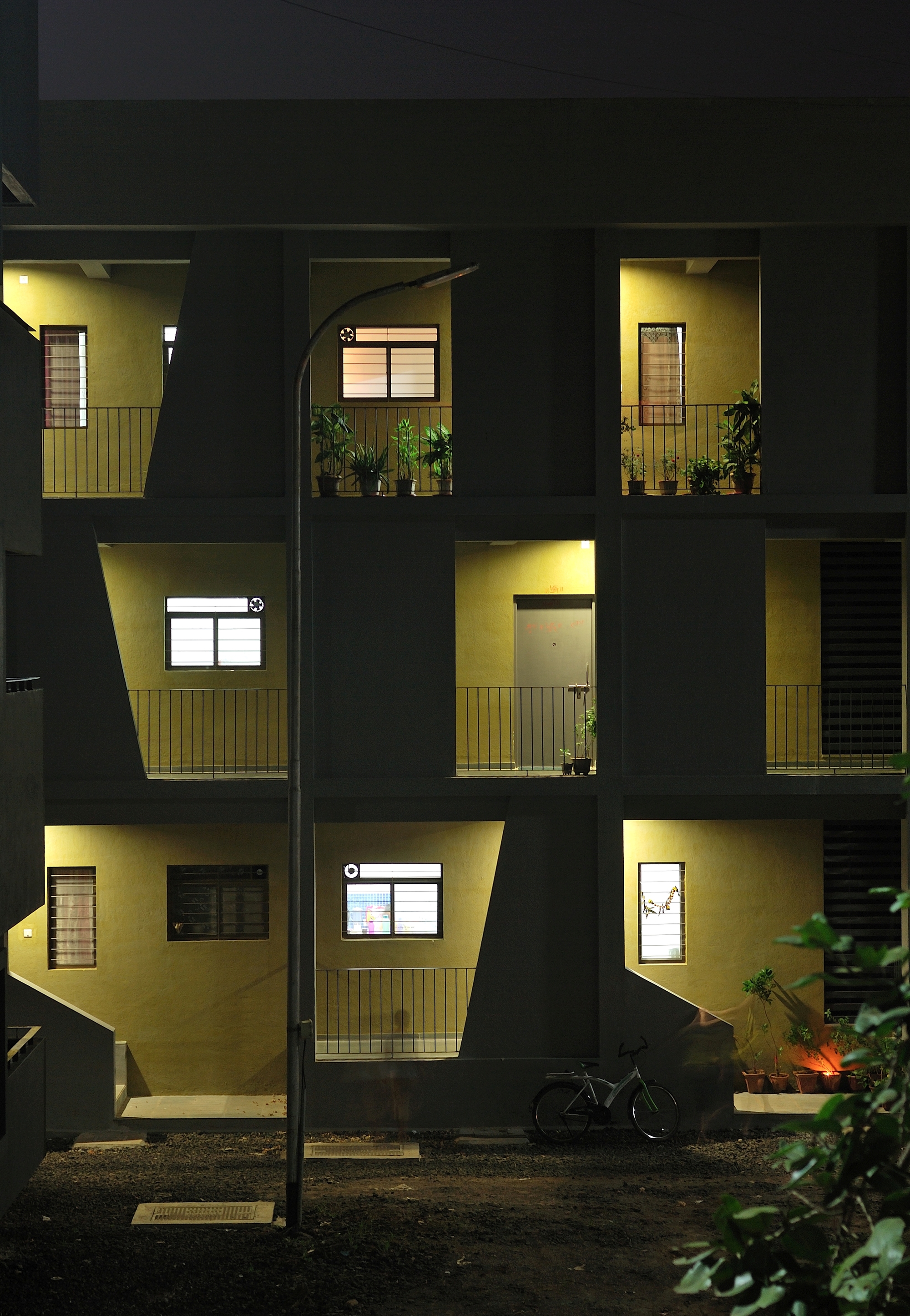 Gallery of Sublime Ordinariness Housing Project / DCOOP - 4