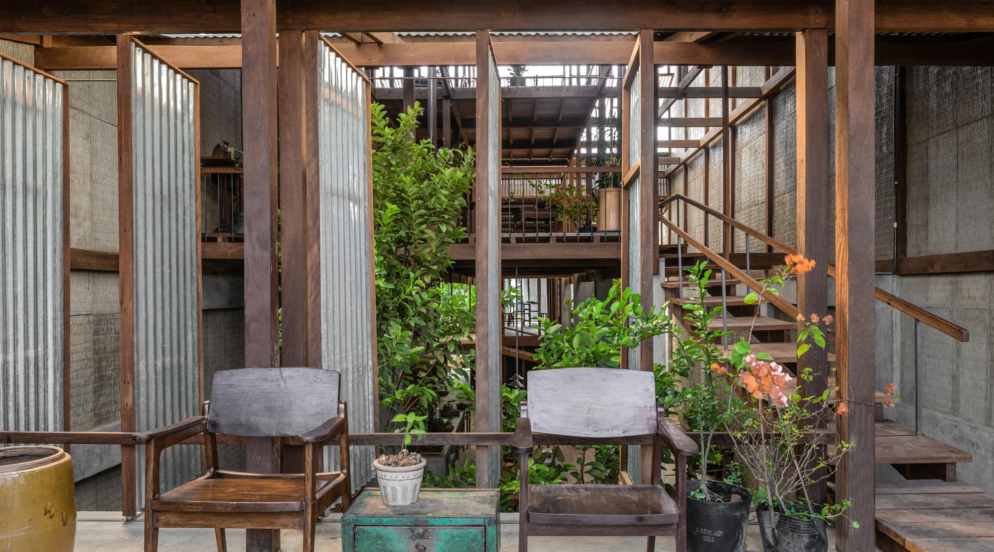 Gallery of House in Chau Doc / NISHIZAWAARCHITECTS - 27