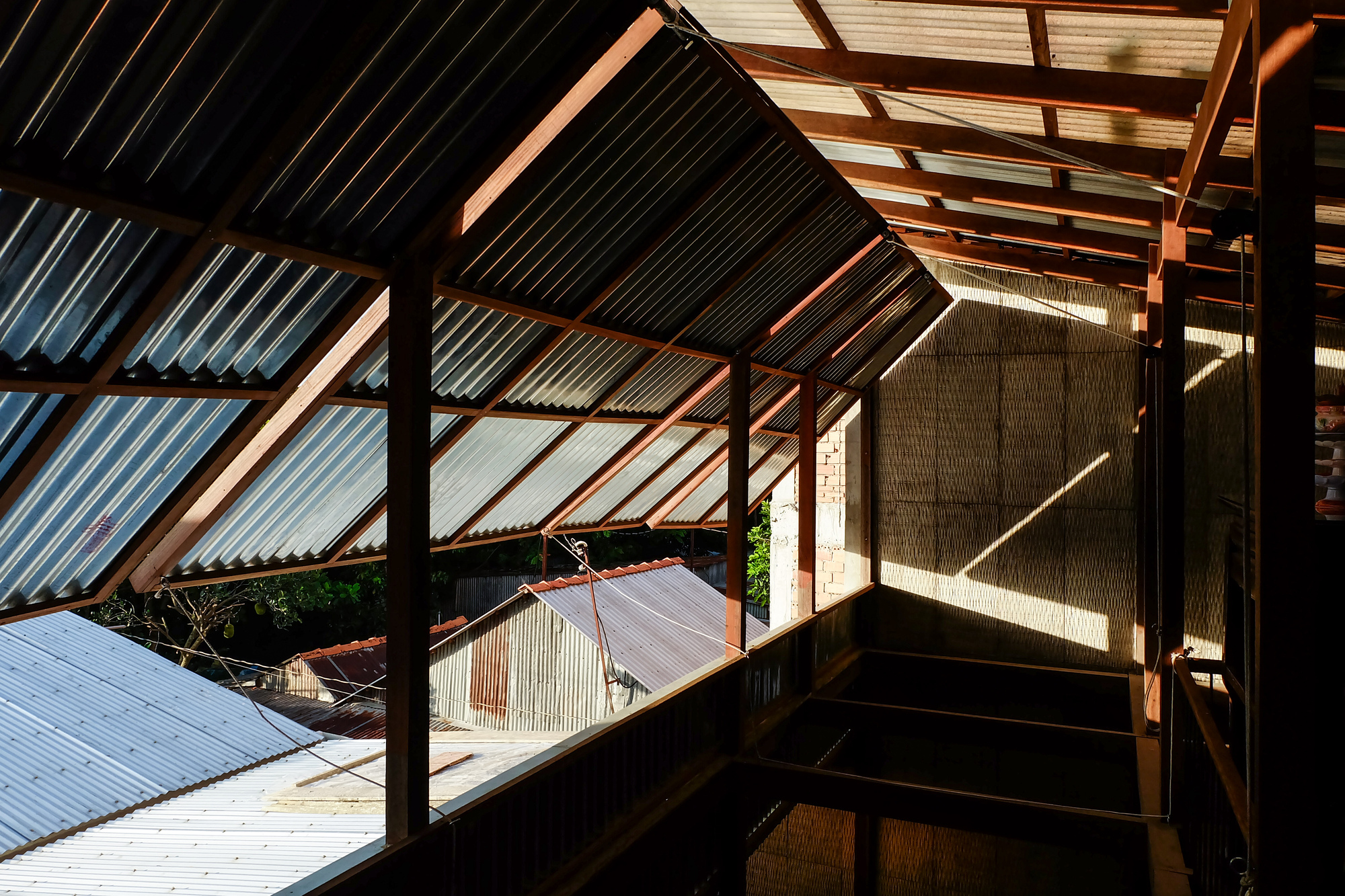 Gallery of House in Chau Doc / NISHIZAWAARCHITECTS - 25