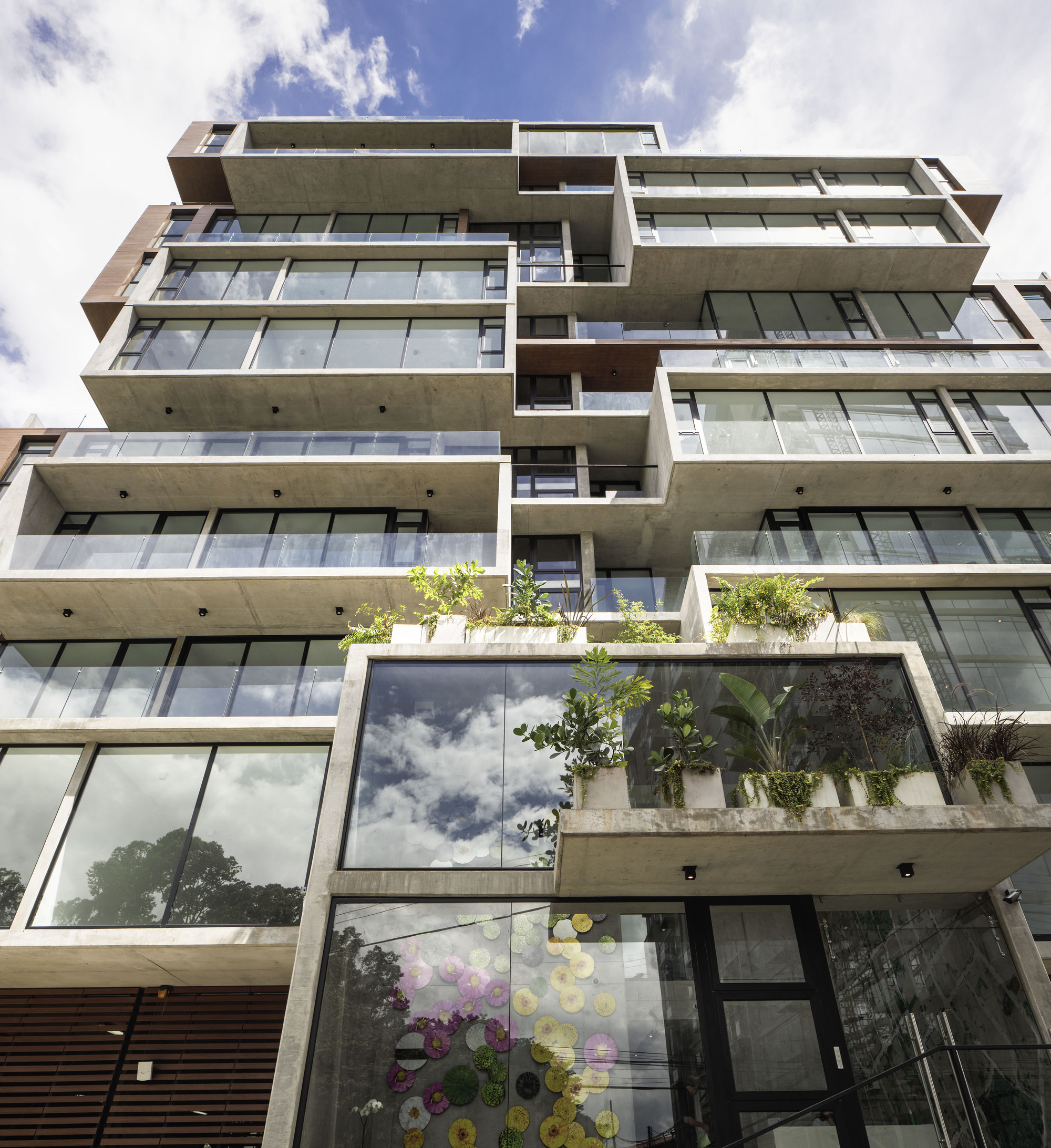 Gallery of ONE Apartment Building / JSARQ - 8