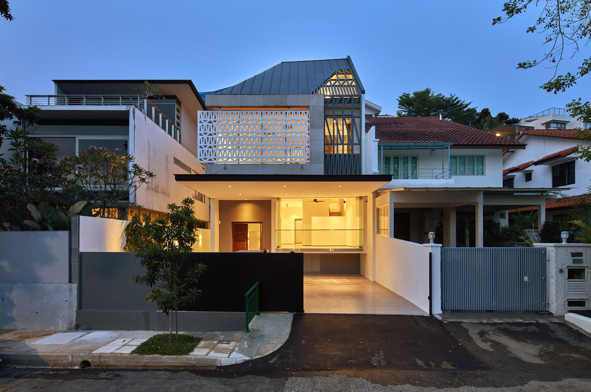Gallery of House at Namly Place / Designshop - 10