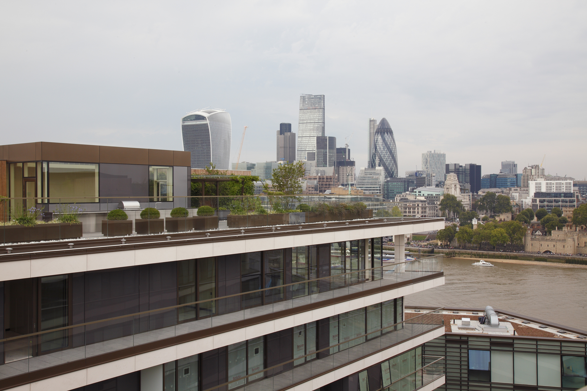 Gallery of One Tower Bridge / Squire and Partners - 17