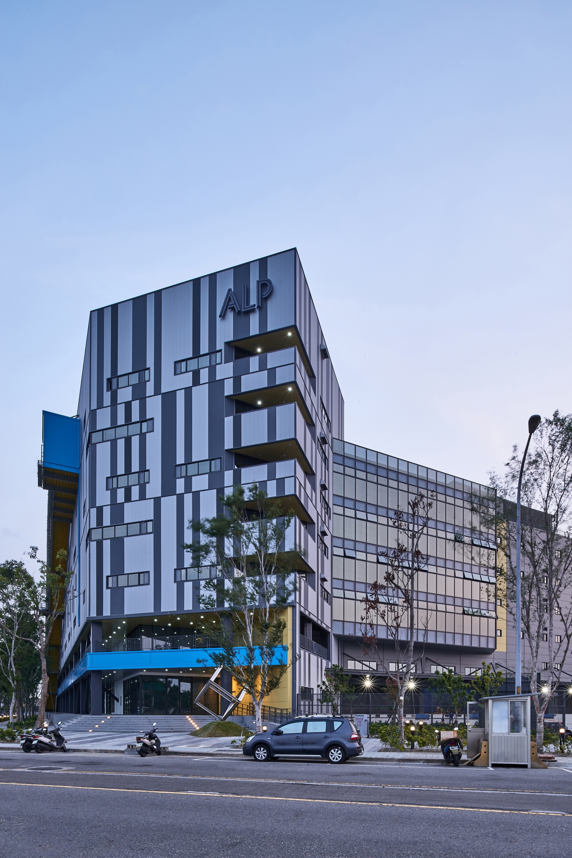 Gallery of ALP Logistic Republic Taichung / Che Fu Chang Architects - 9