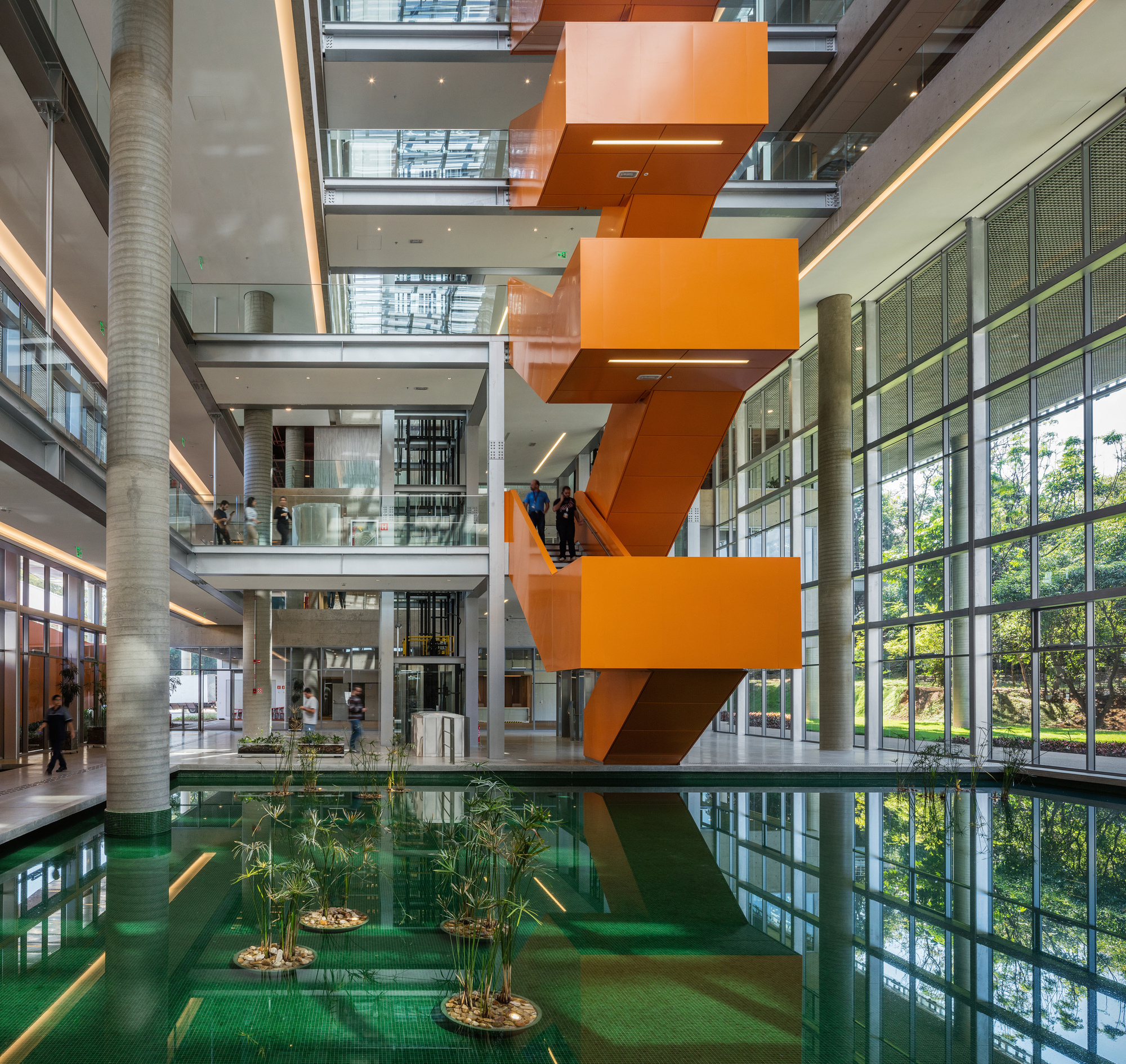 Gallery of NASP Headquarters / Dal Pian Arquitetos - 44