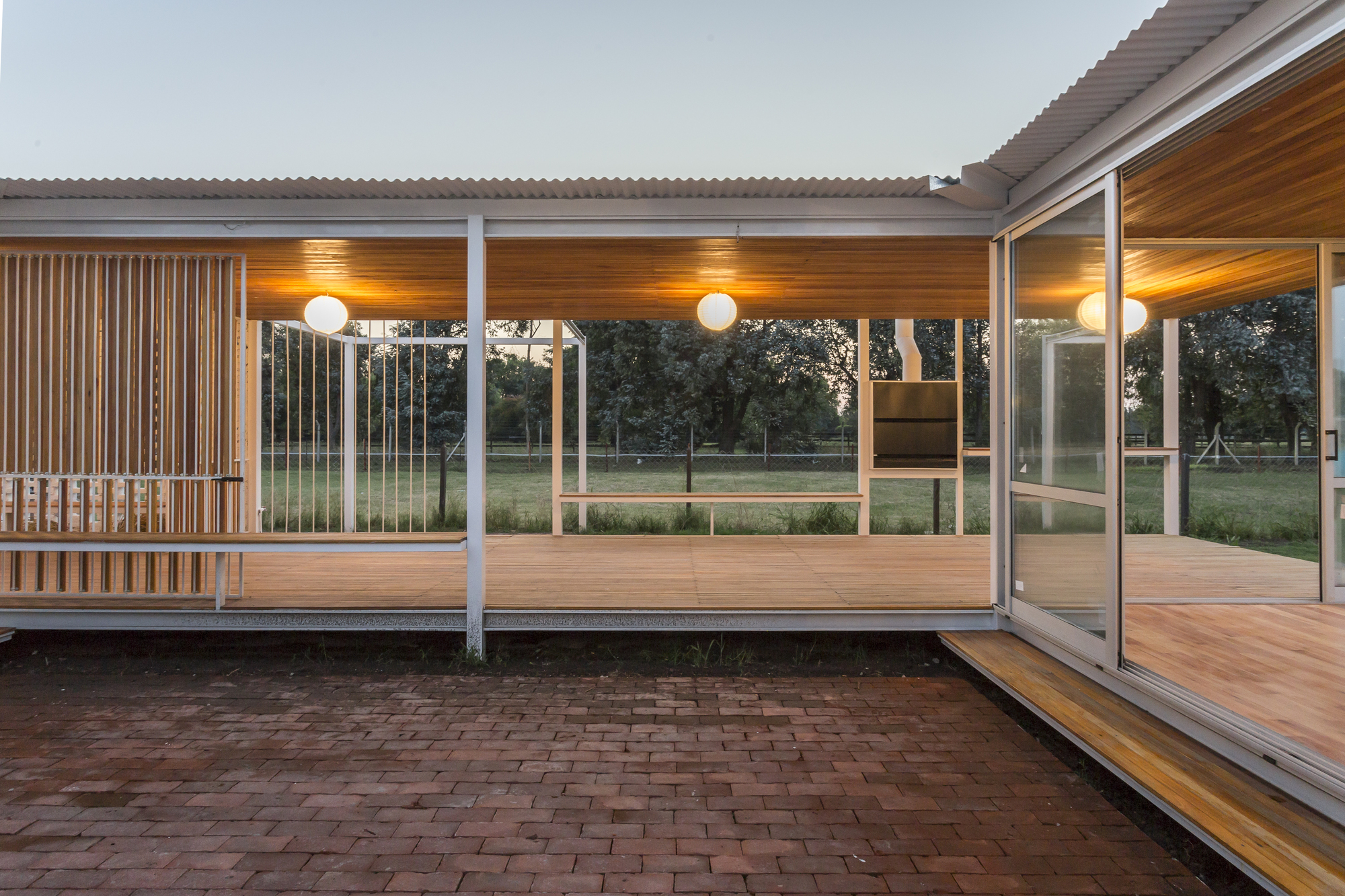 Gallery of Canning House / Estudio Borrachia - 17