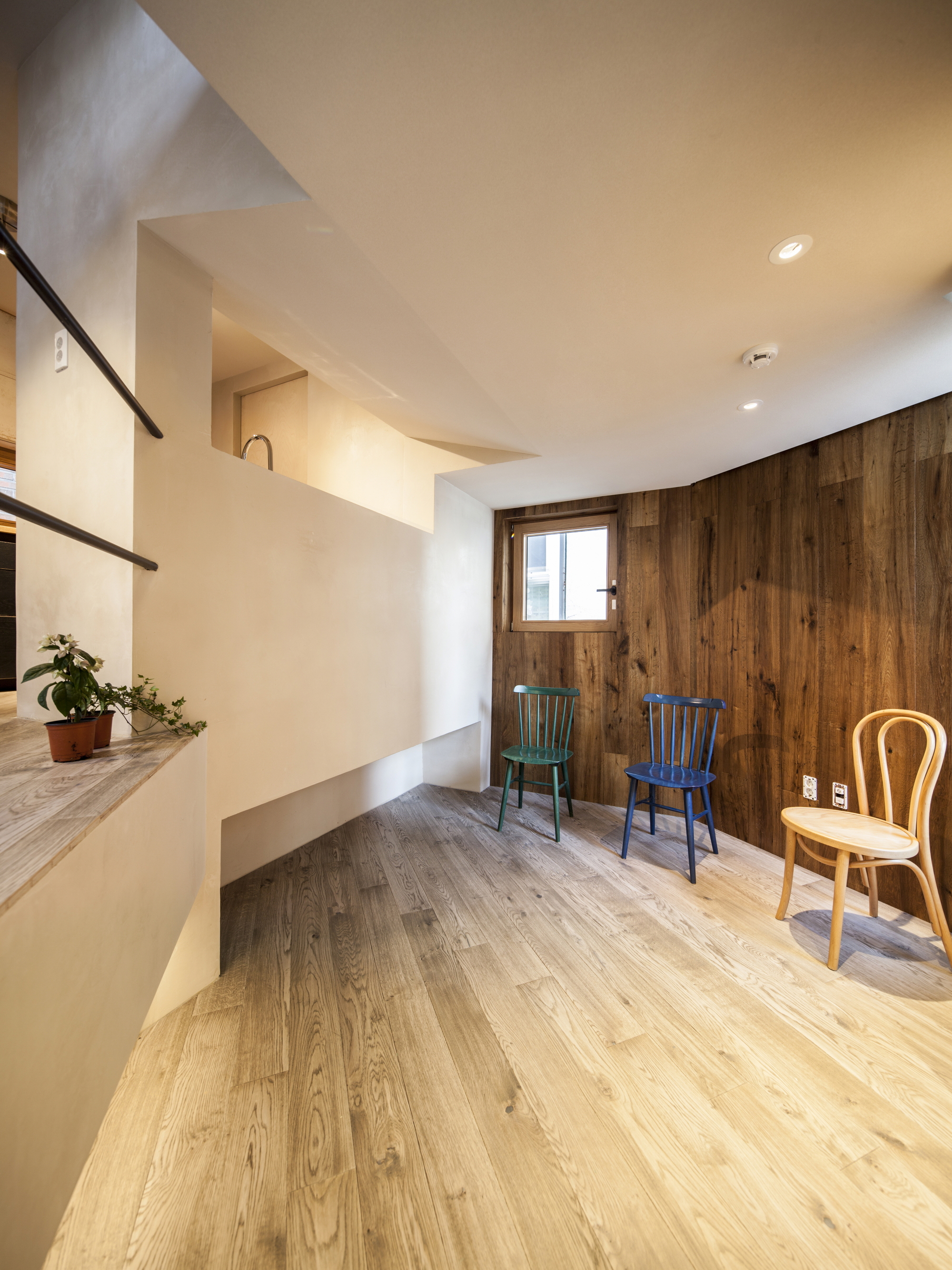 Gallery of Crevice House / ThEPlus Architects - 29