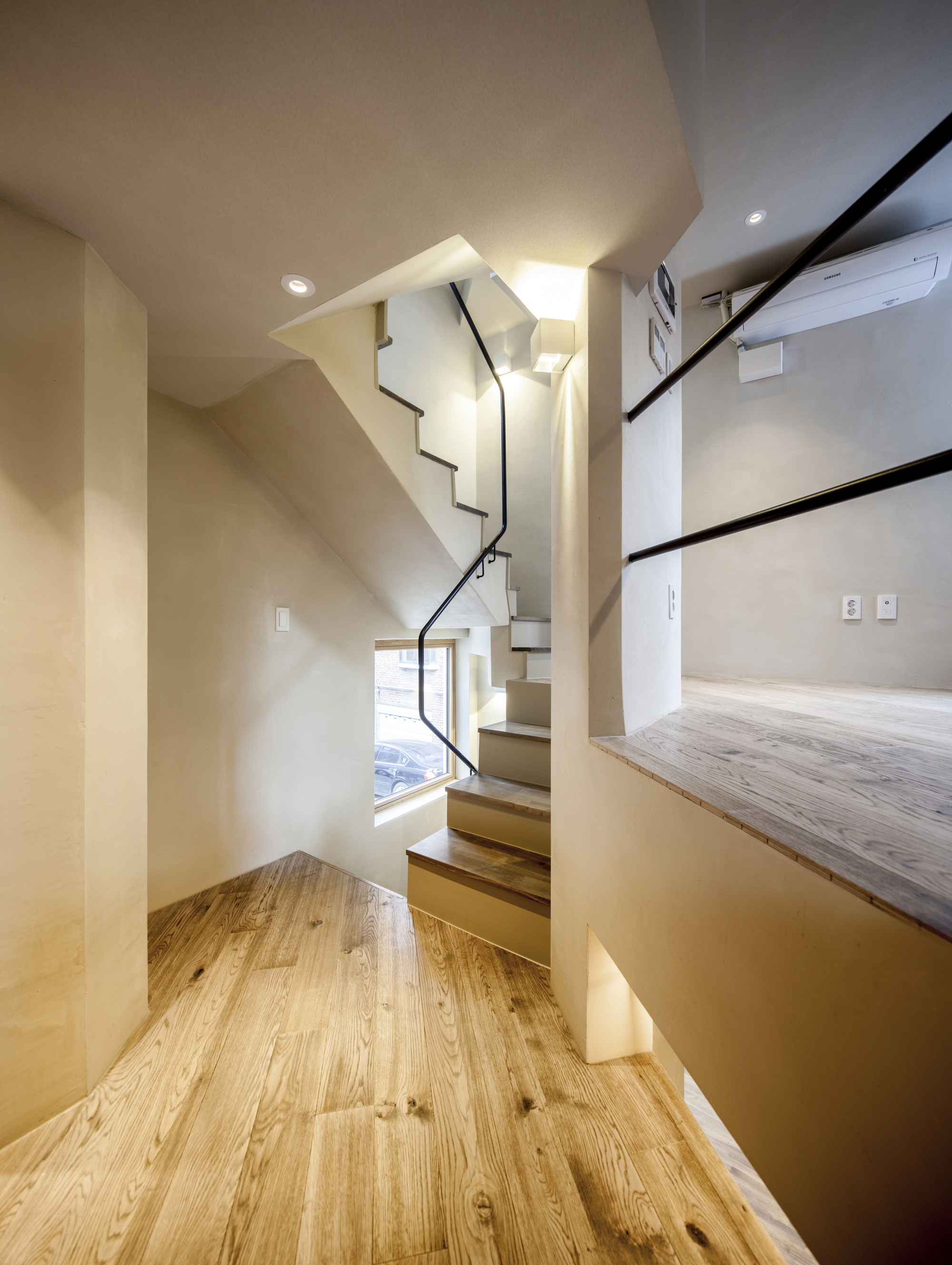 Gallery of Crevice House / ThEPlus Architects - 28