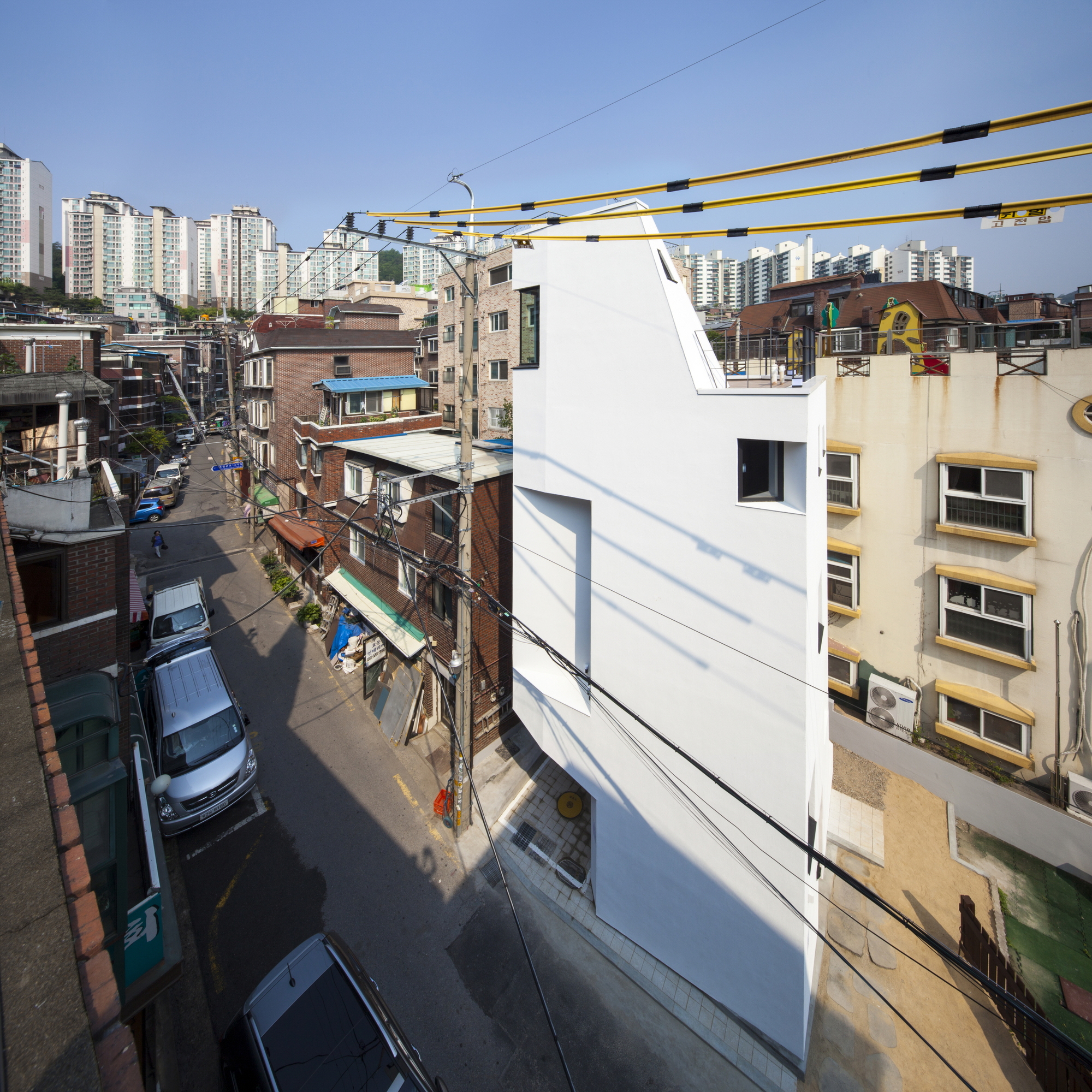 Gallery of Crevice House / ThEPlus Architects - 15