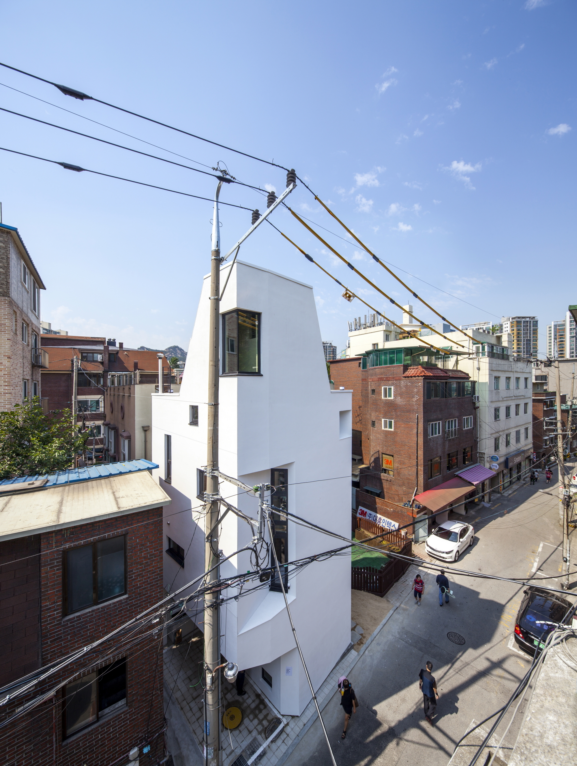 Gallery of Crevice House / ThEPlus Architects - 11