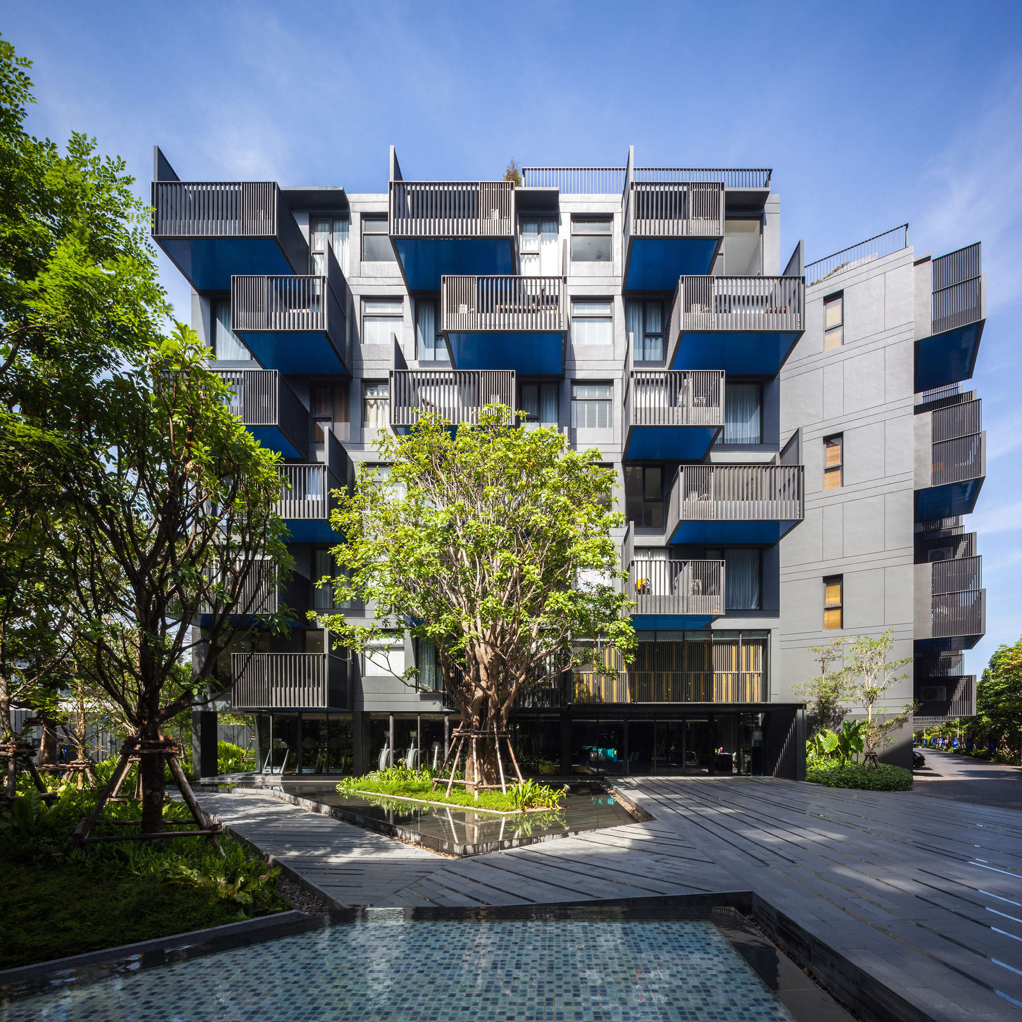 Gallery of The Deck / Somdoon Architects - 10