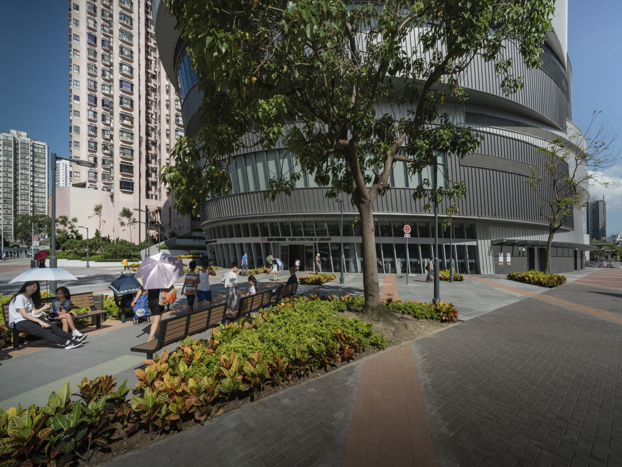 Gallery of Yuen Long District Library & Indoor Recreational Centre / P ...
