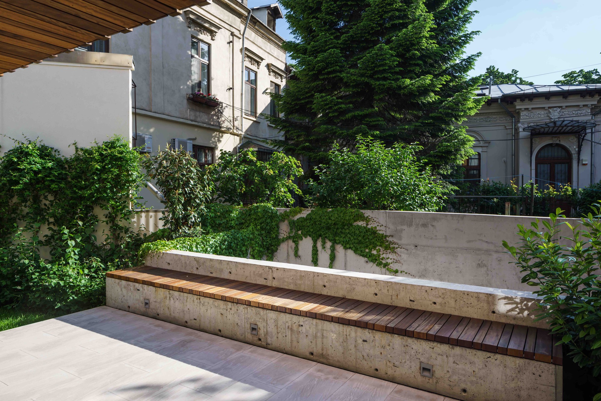 Gallery of Racovita House / Corina Dindareanu - 17