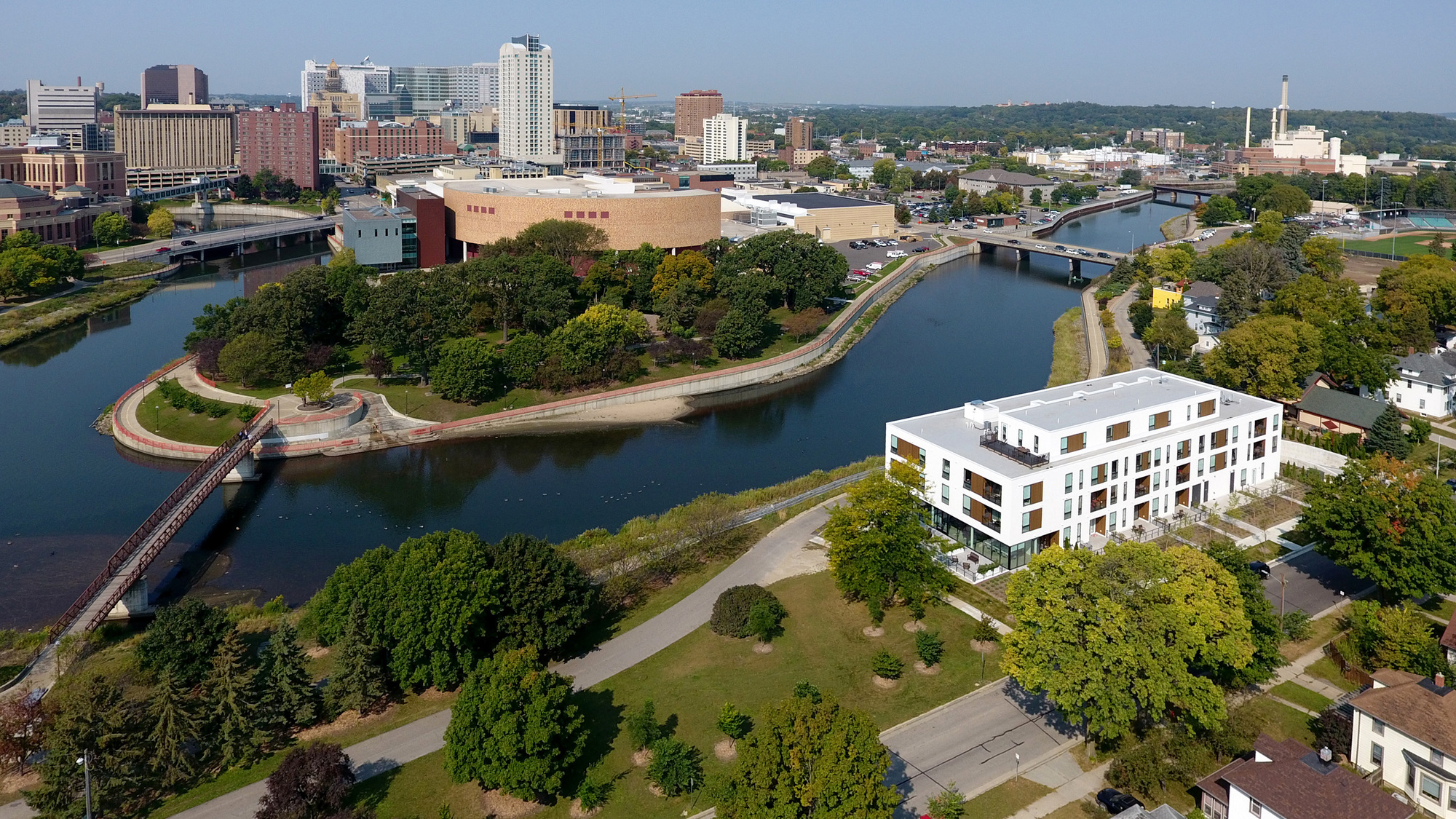 Gallery of Lofts at Mayo Park / Snow Kreilich Architects - 14