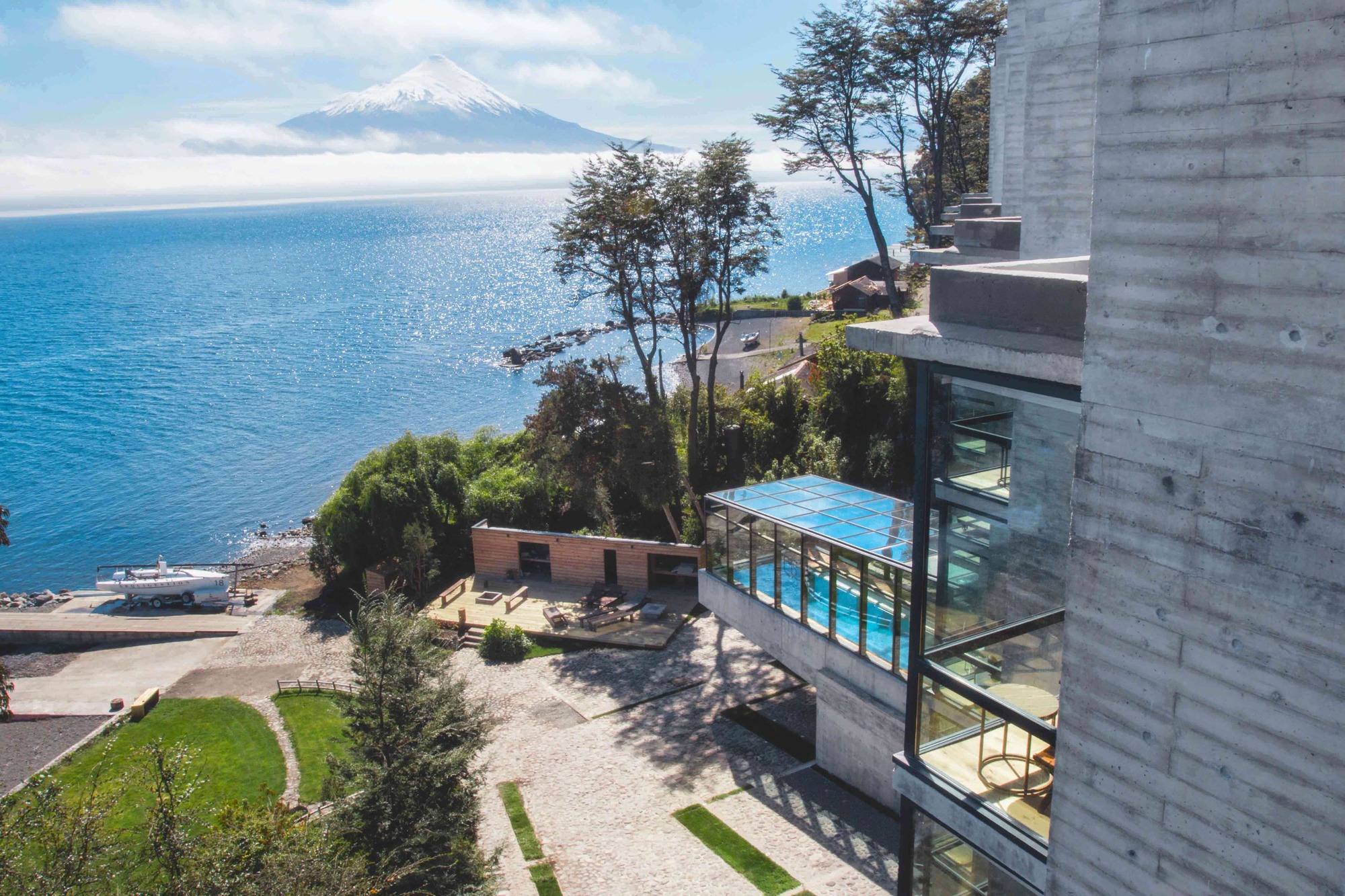 Gallery of AWA Hotel in Puerto Varas / Arquigestion - 6