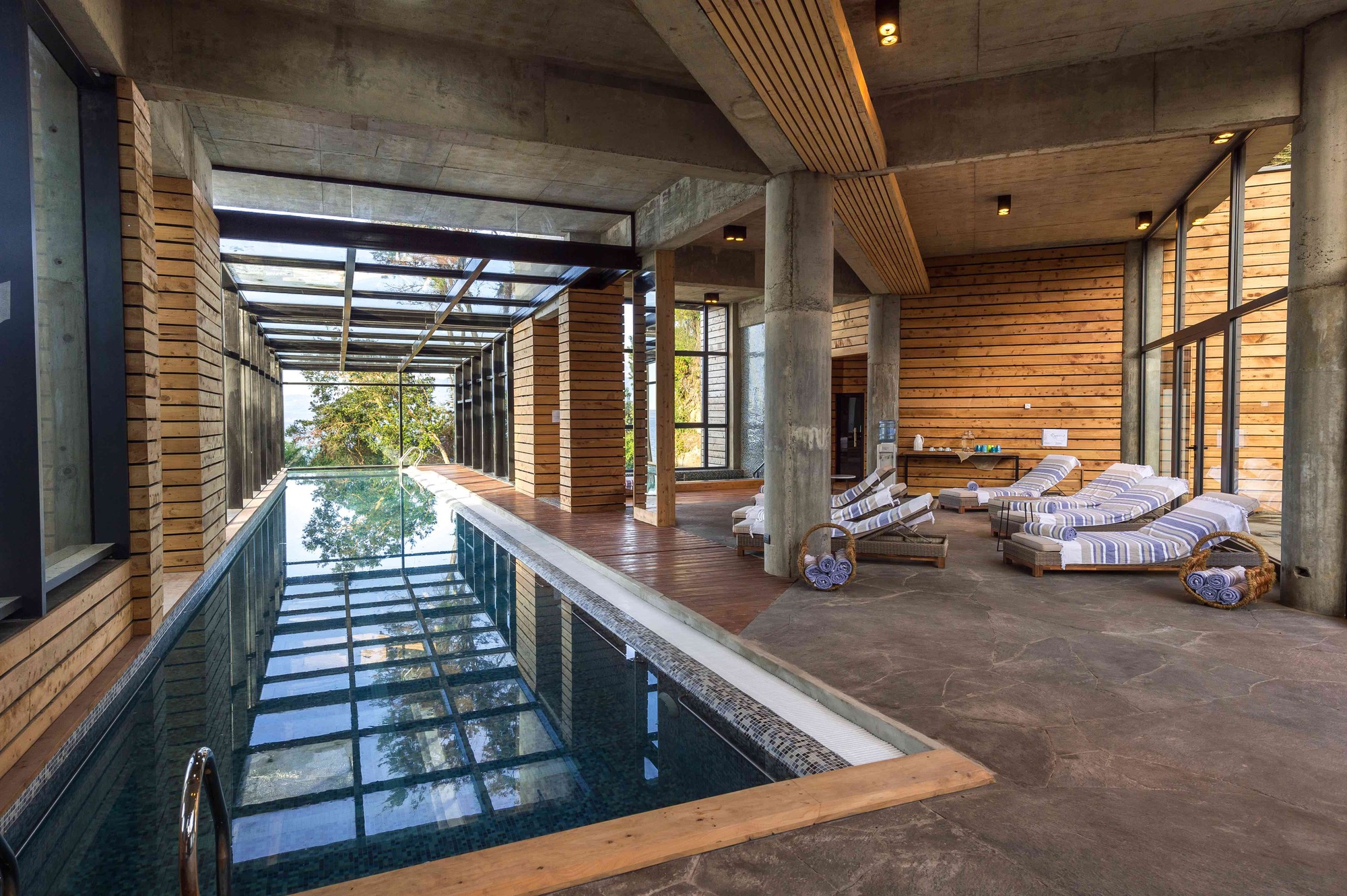 Gallery of AWA Hotel in Puerto Varas / Arquigestion - 15