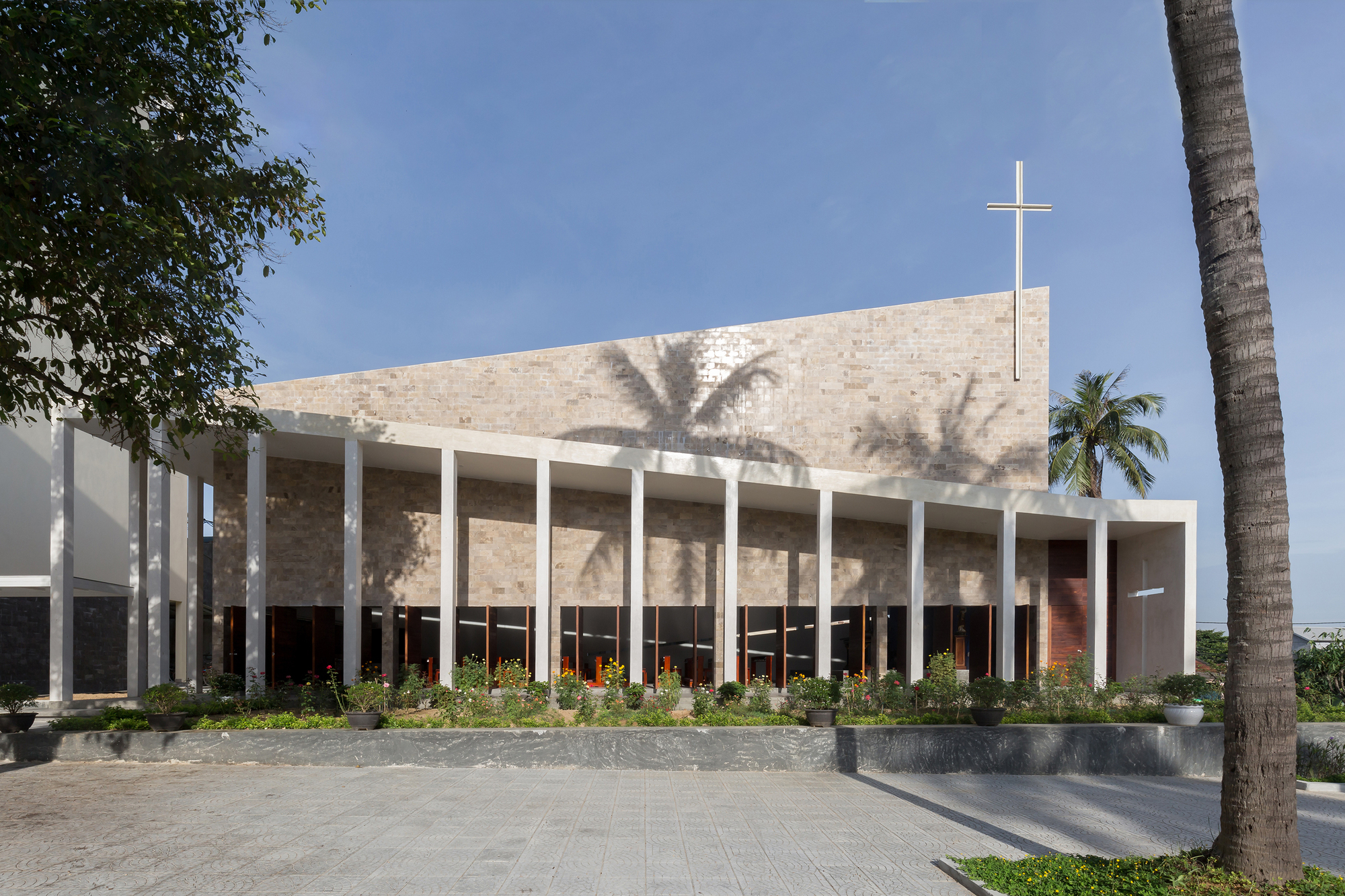 Gallery of The Kham Mang Chapel / BHA - 2