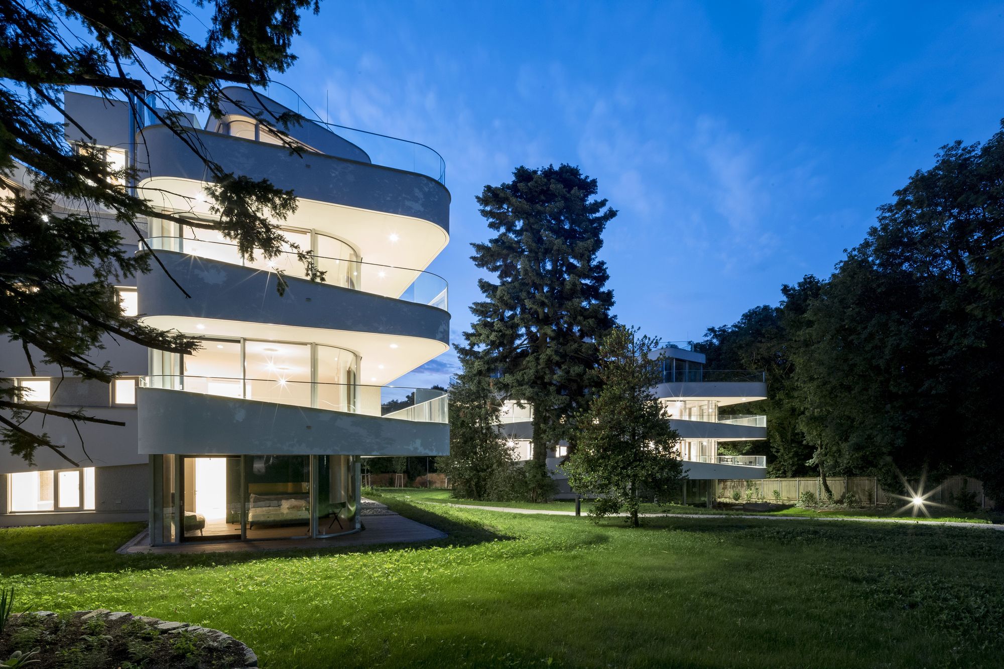 Gallery of Butterfly Houses / GERNER GERNER PLUS - 8